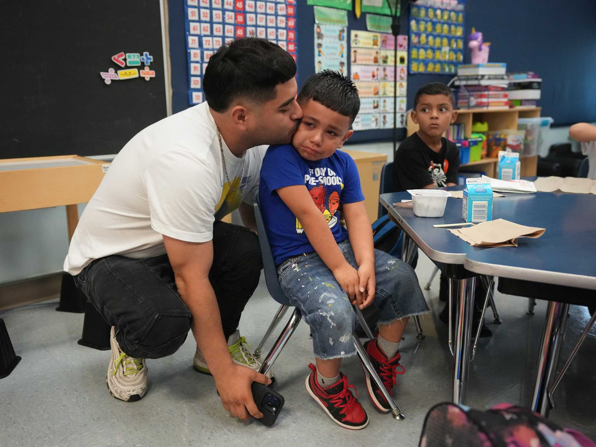 First day of school: Austin ISD teachers, students head back to class