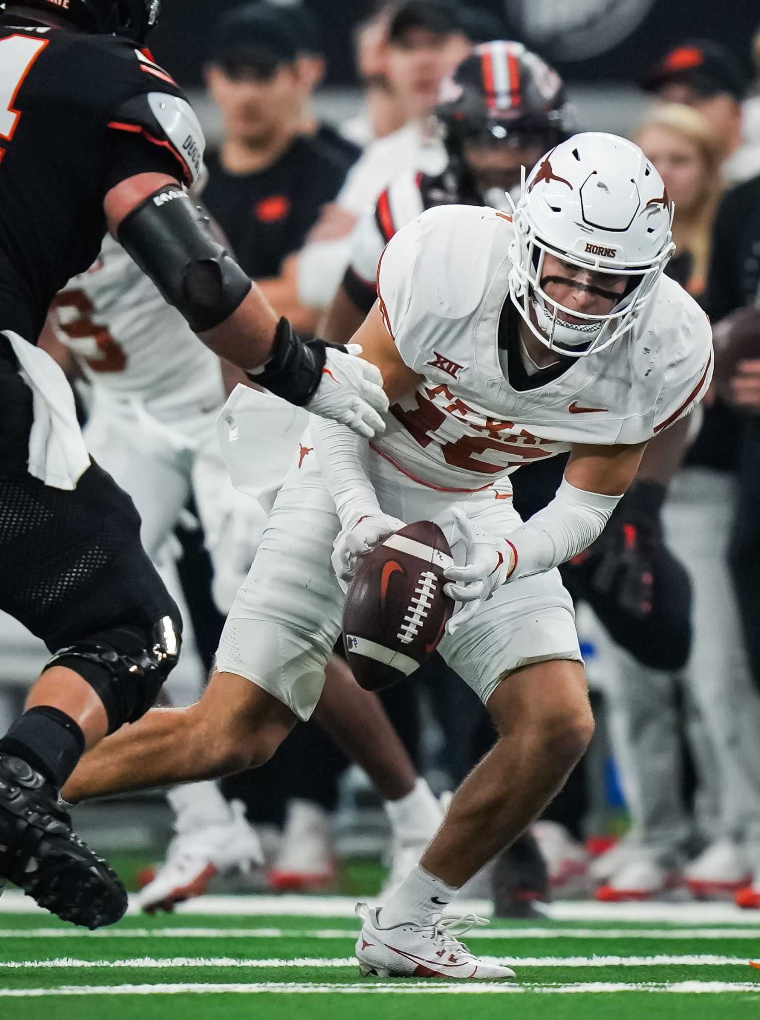 Texas' Michael Taaffe honored Jake Ehlinger before Big 12 Championship