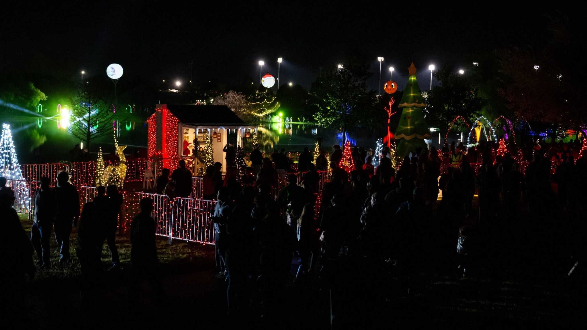 Round Rock lights up lake to kick off holiday season