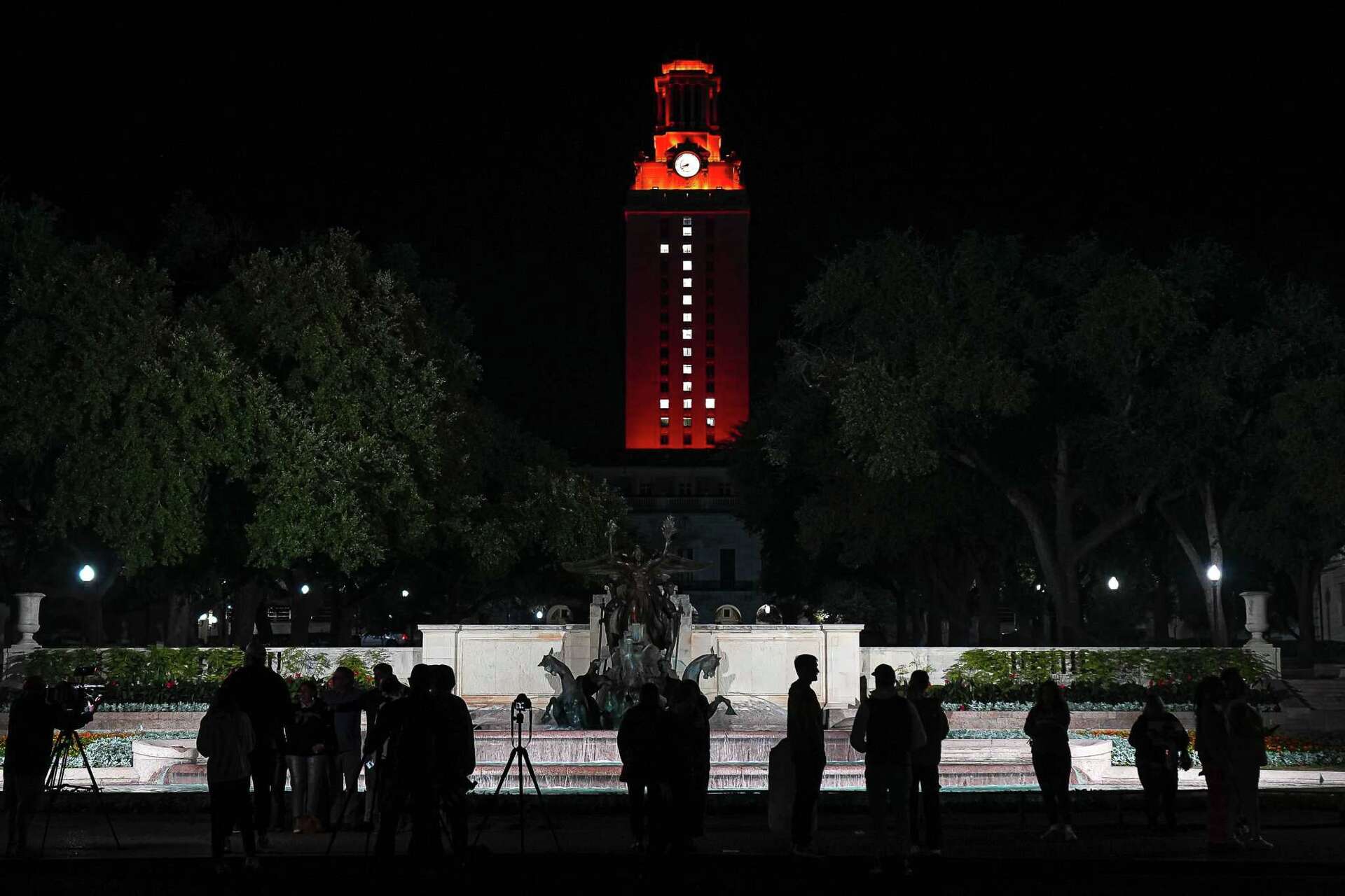 Who is Texas volleyball libero Emma Halter? Meet the Longhorns ...