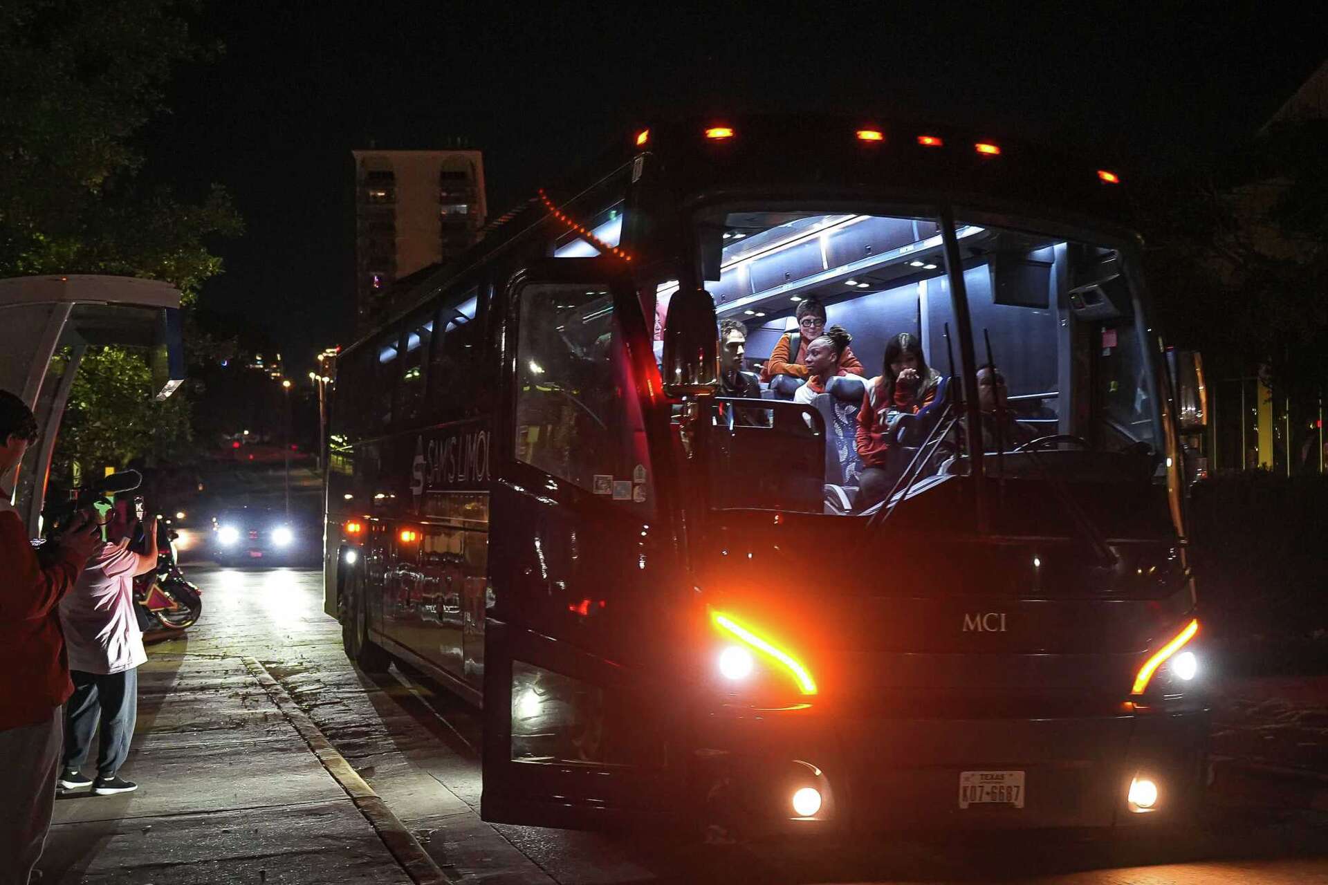 Who is Texas volleyball libero Emma Halter? Meet the Longhorns ...