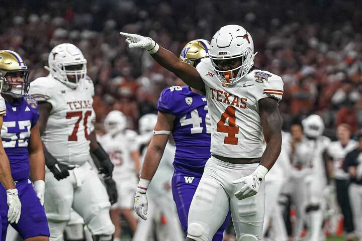 How Mia Scott helped Texas football's CJ Baxter in his knee recovery