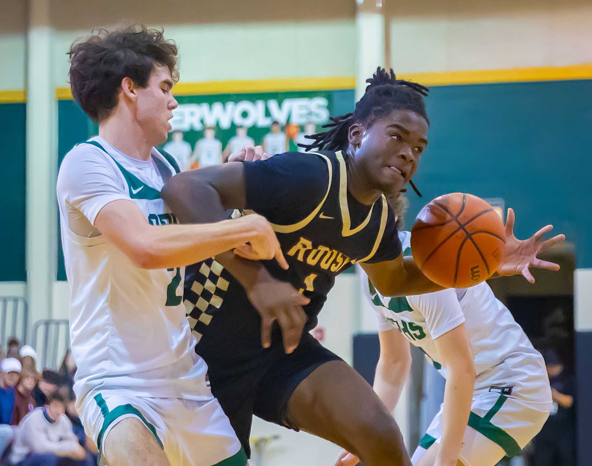 Rouse boys back in Class 5A regional quarterfinals