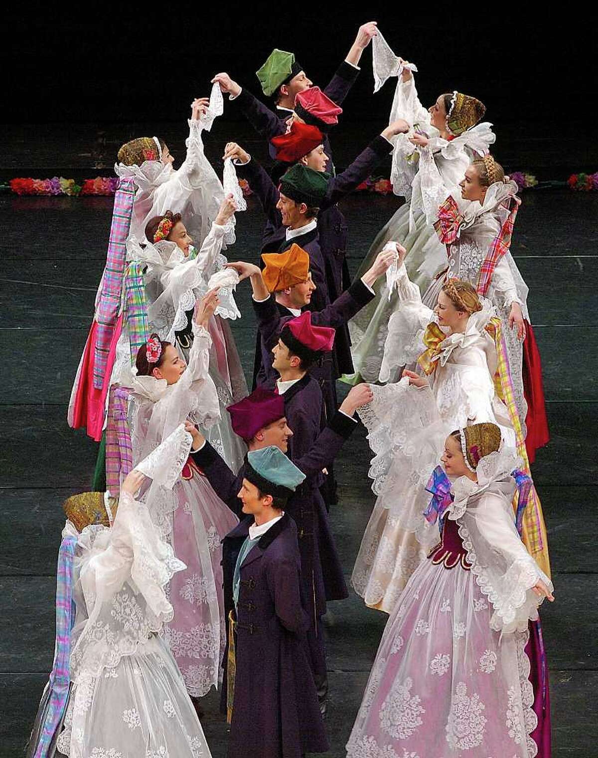 Mazowsze celebrates Polish traditions with harmony