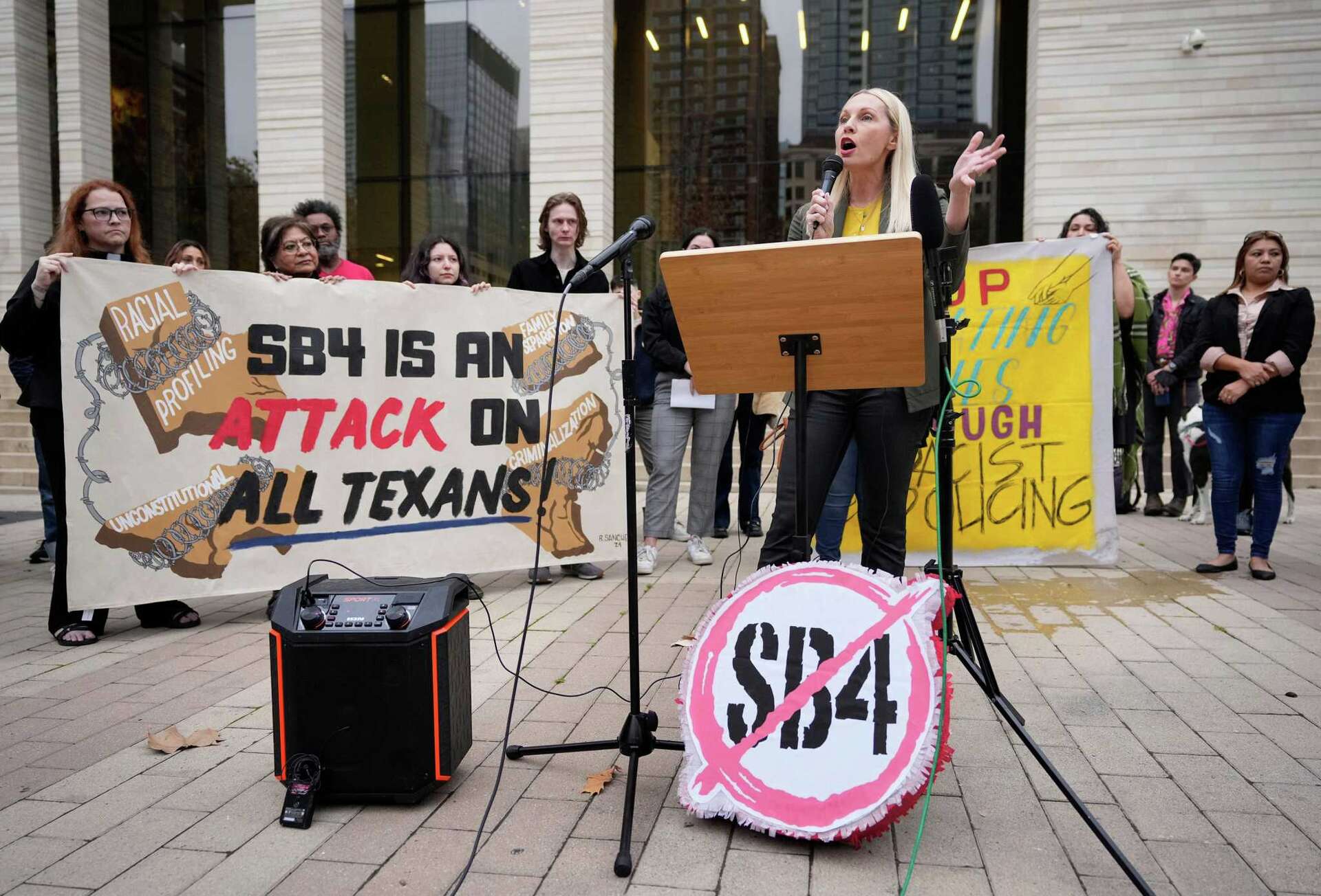 What is SB4 in Texas? What to know about the immigration law