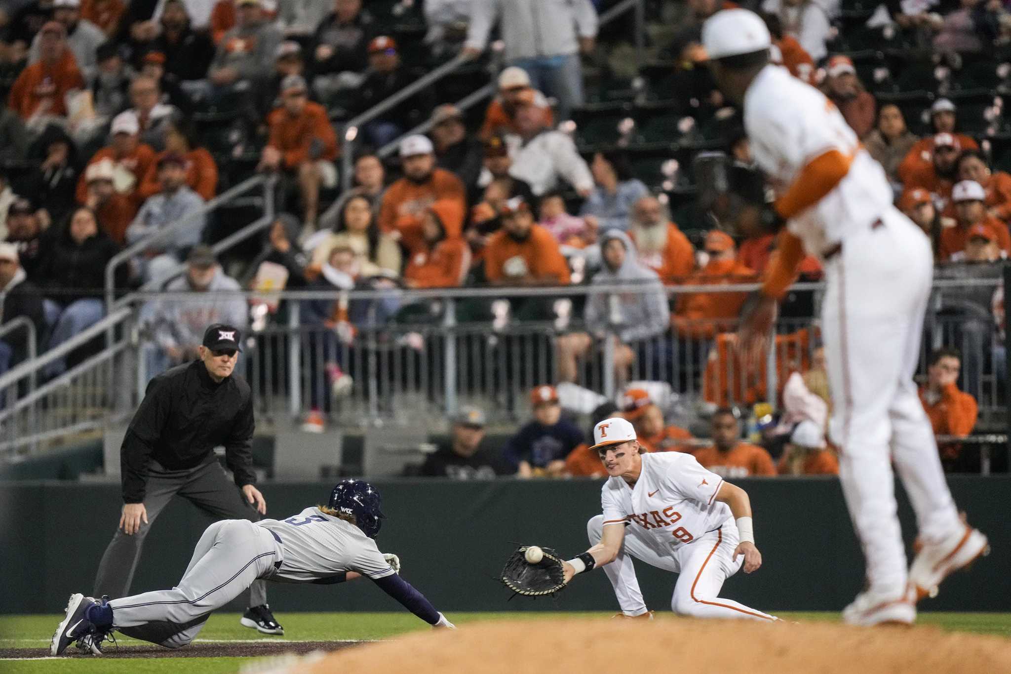 Texas Longhorns baseball team beats san diego to open 2024 season