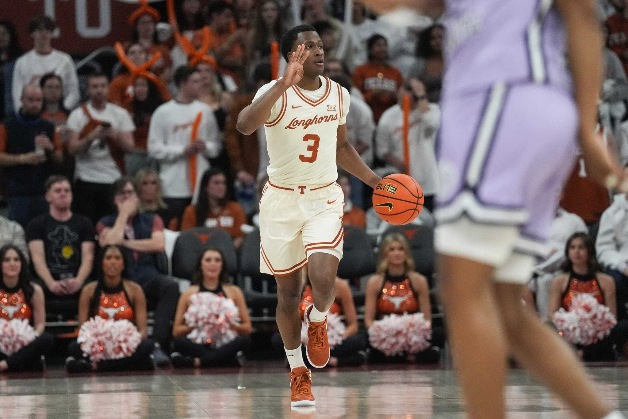 Texas basketball Max Abmas scores 3,000th point vs. Kansas State