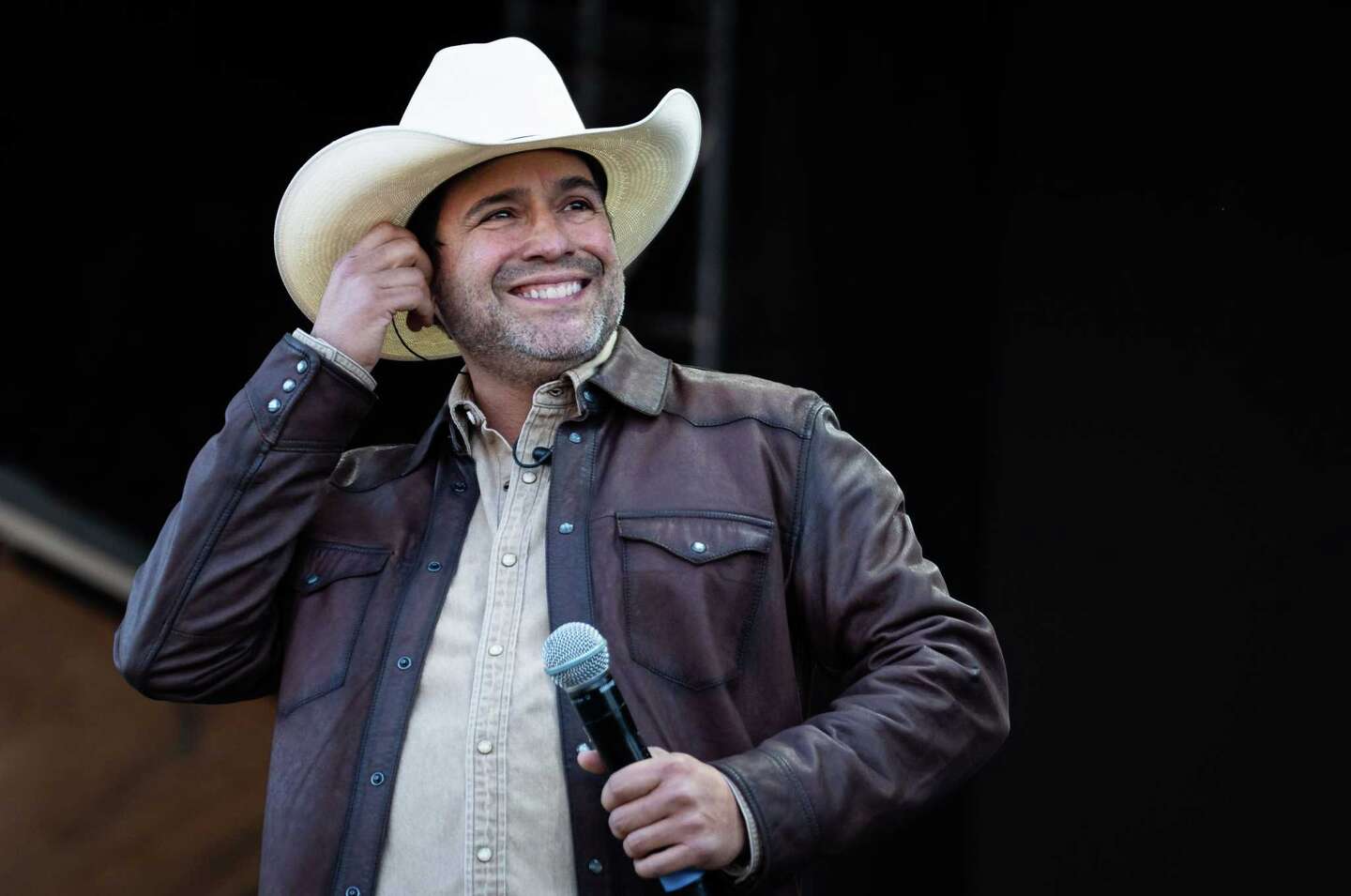 Tejano star Bobby Pulido to run for Congress in Texas