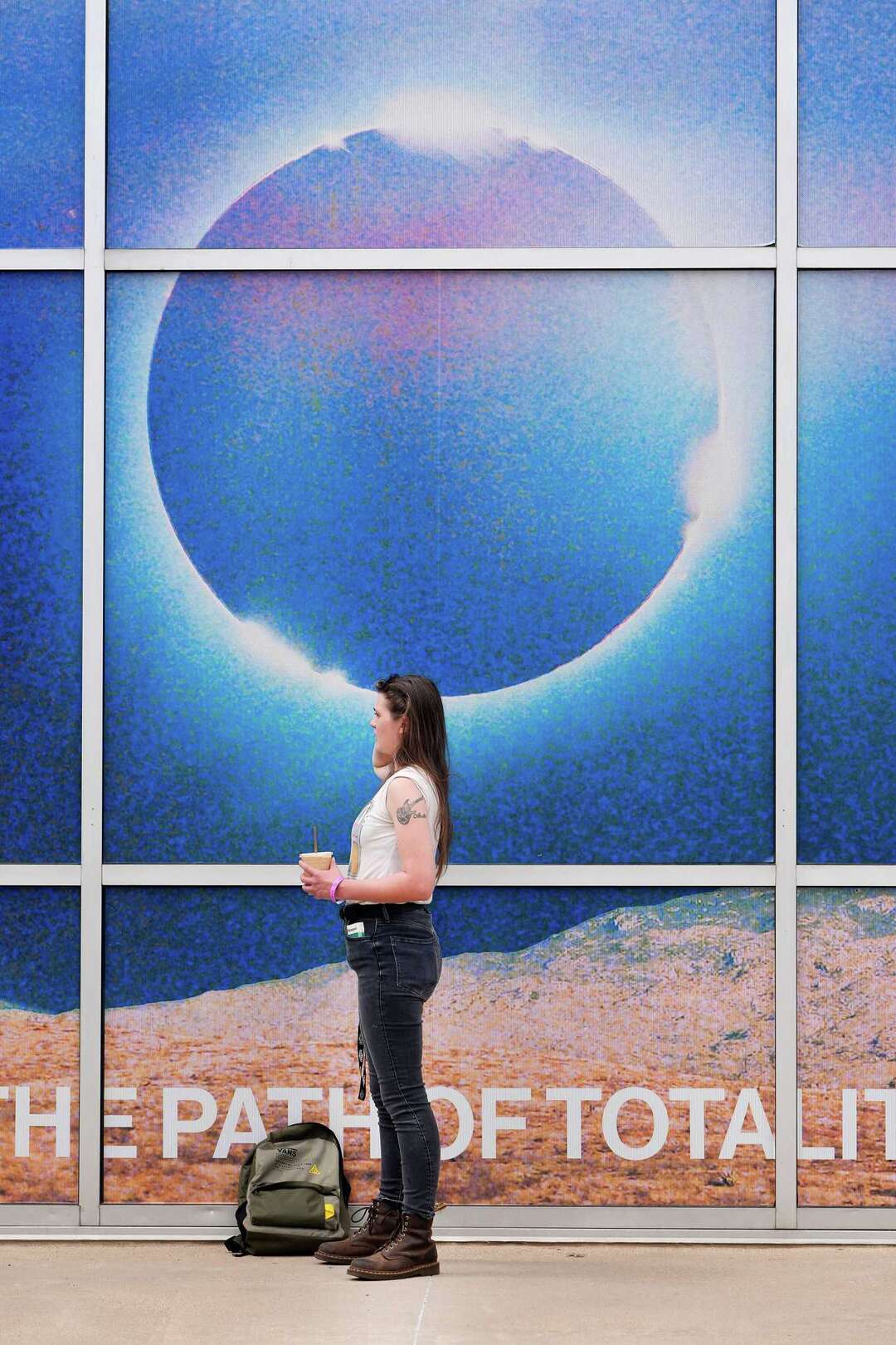 Solar eclipse live updates: See scenes from across Austin on Monday