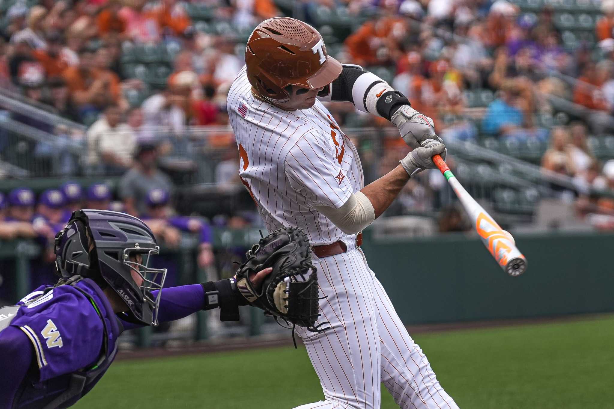 Texas offense comes alive in beating of Kansas State baseball team