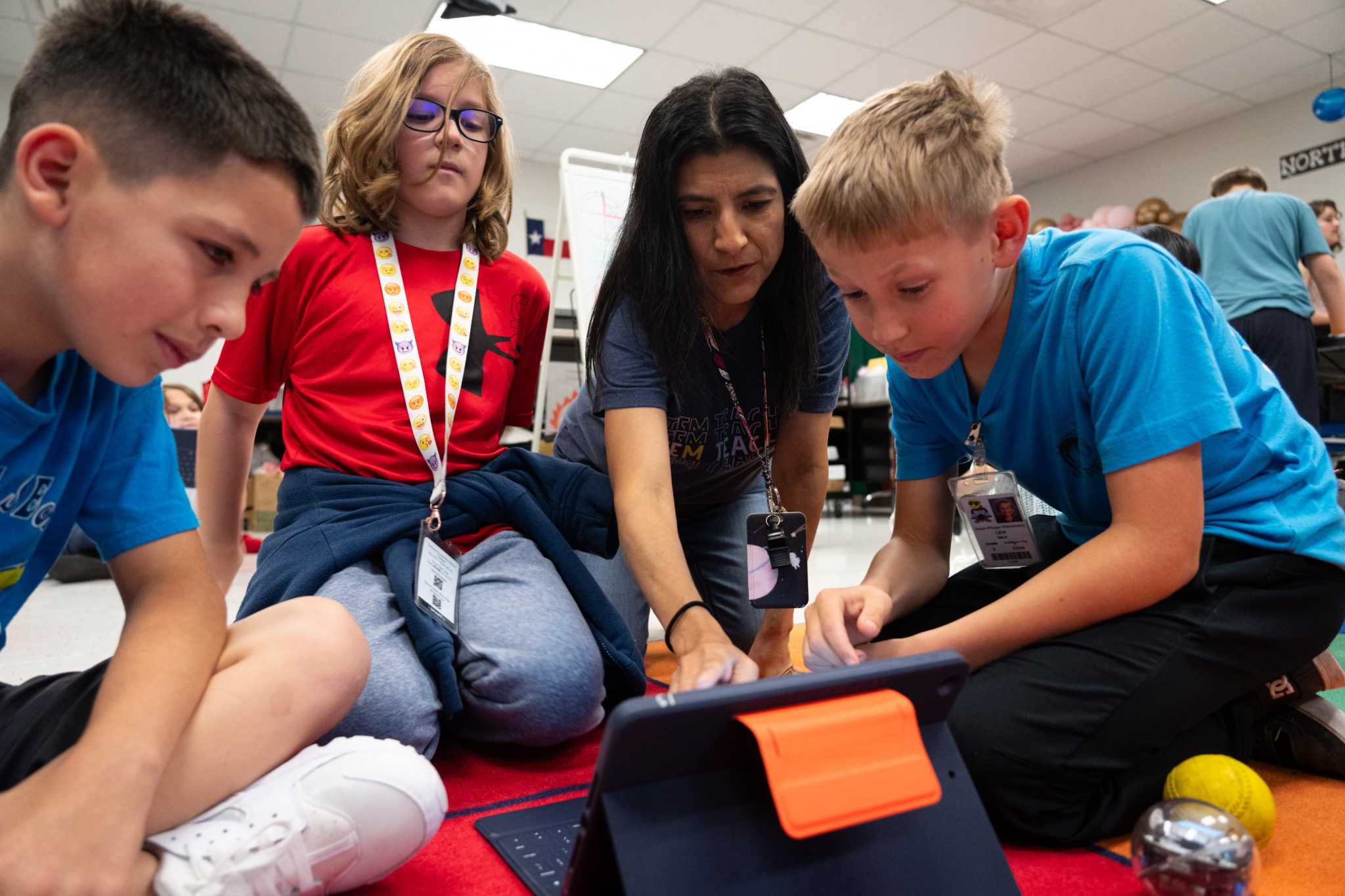 Pfluger Elementary students learn, teach about the upcoming eclipse