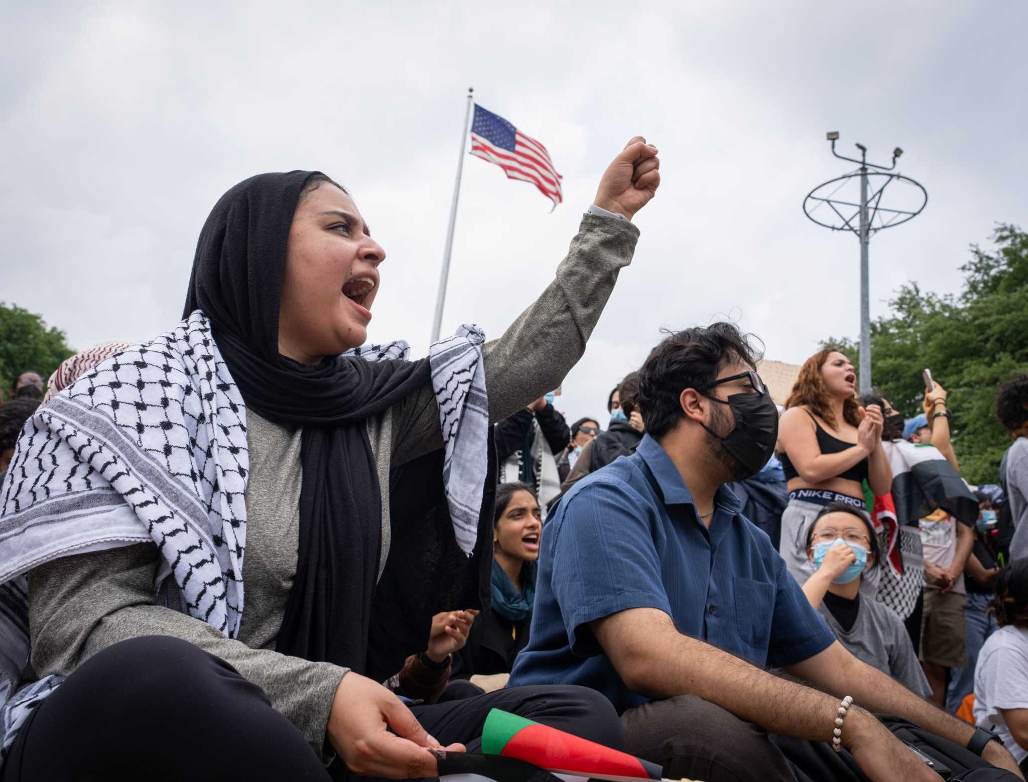 Live: UT-Austin professors, students hold protest; Palestine Solidarity ...