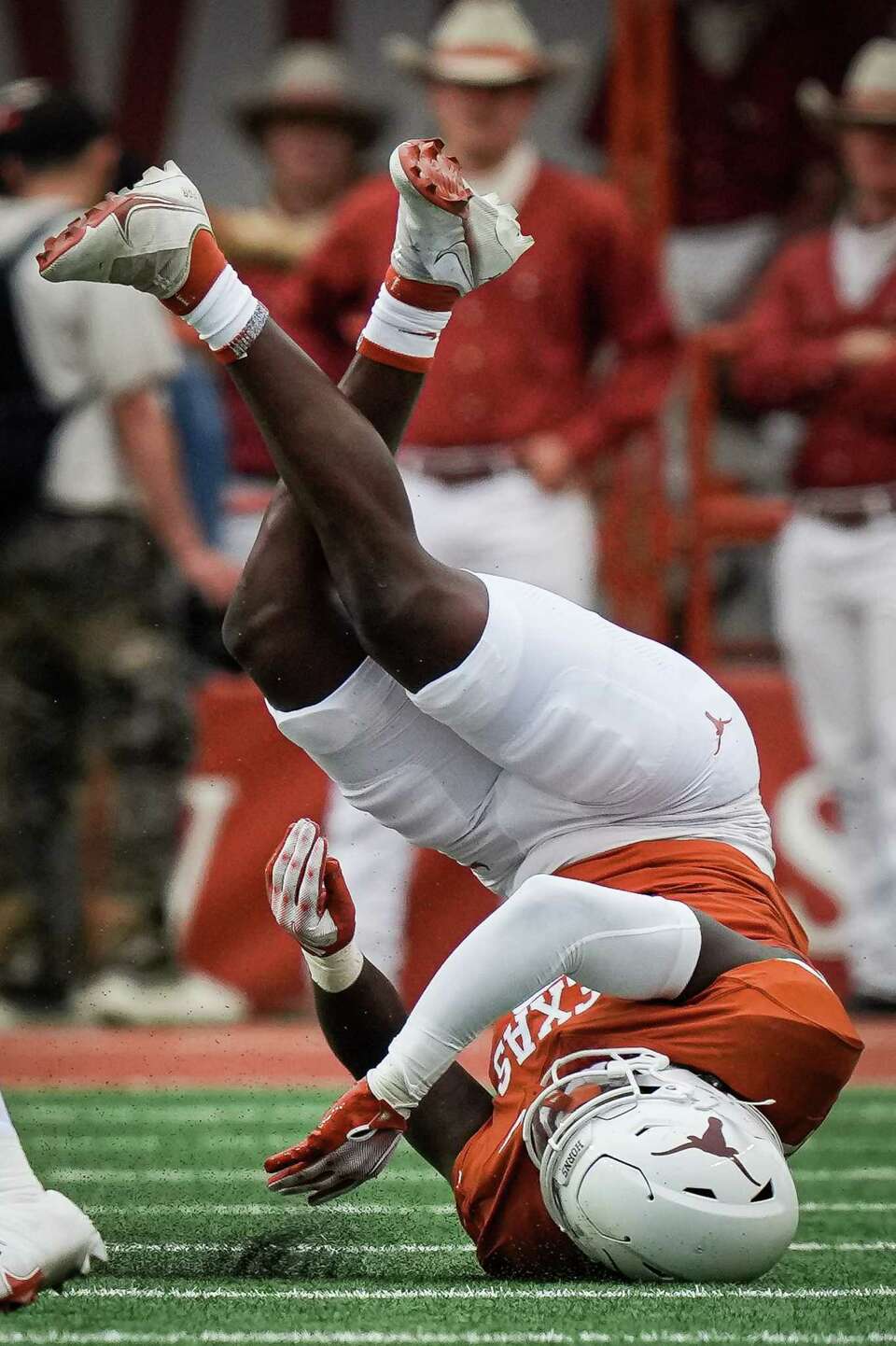 Texas football gets an even hungrier LB Anthony Hill in 2025 season