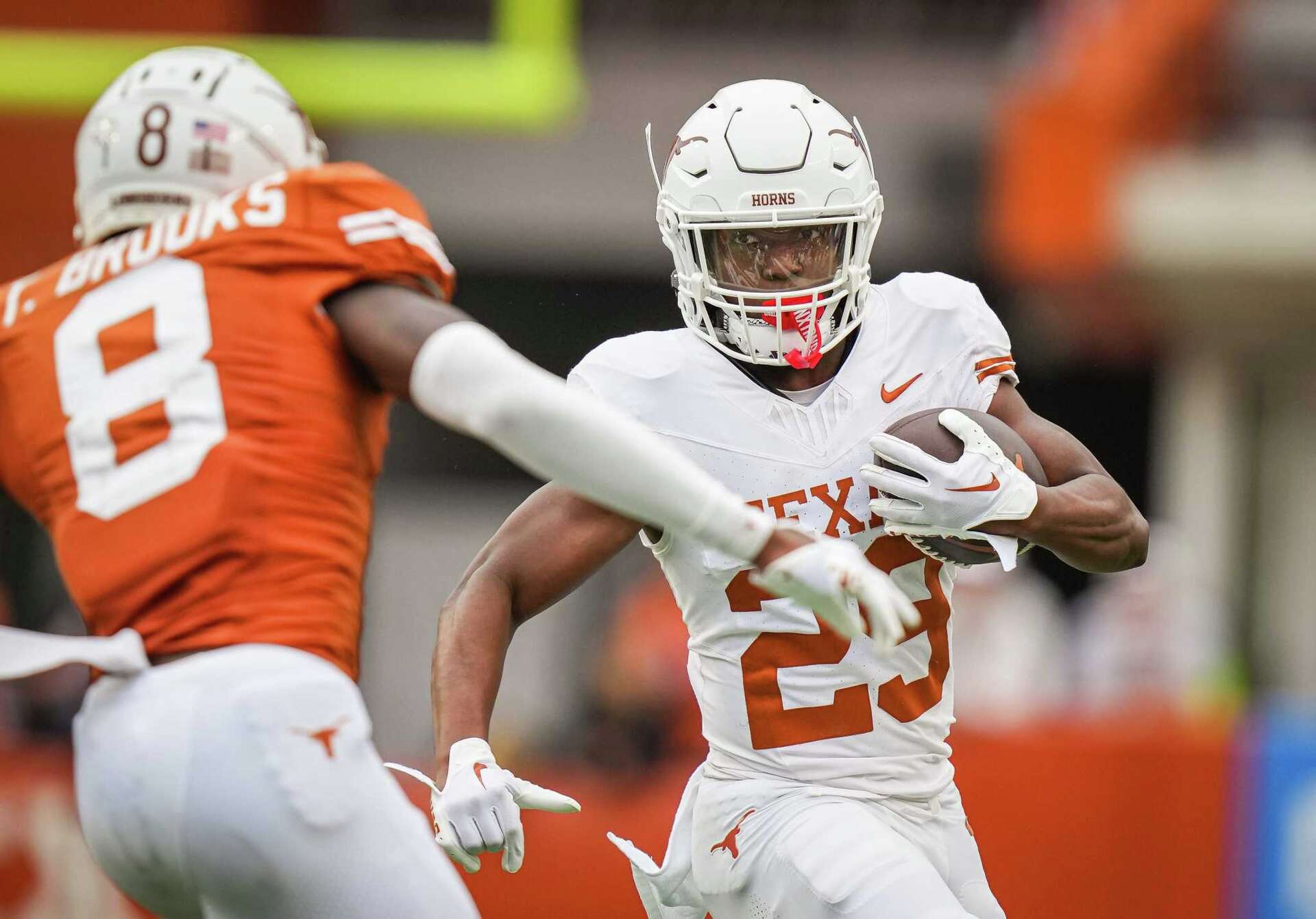 Texas football: Meet Chad Scott, new Longhorns RB coach