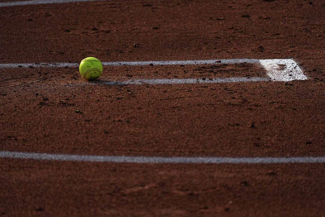 NCAA Softball Tournament bracket: Texas' schedule, TV and streaming
