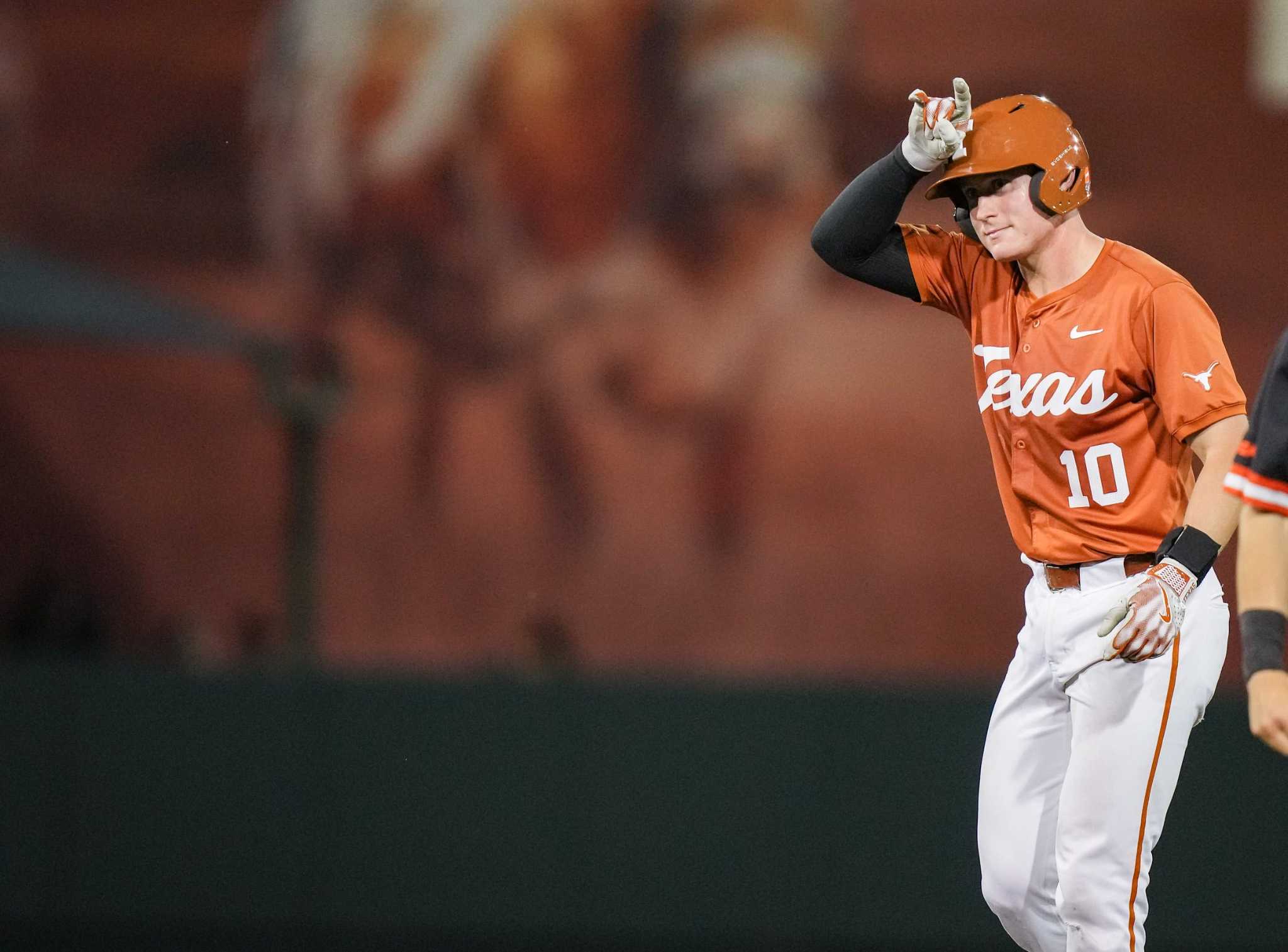 Texas baseball: 2025 schedule features SEC showdowns, showcase appearances