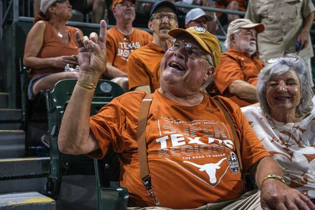 Scott Wilson remembered as Texas beats Oregon, heads to 2026 CWS