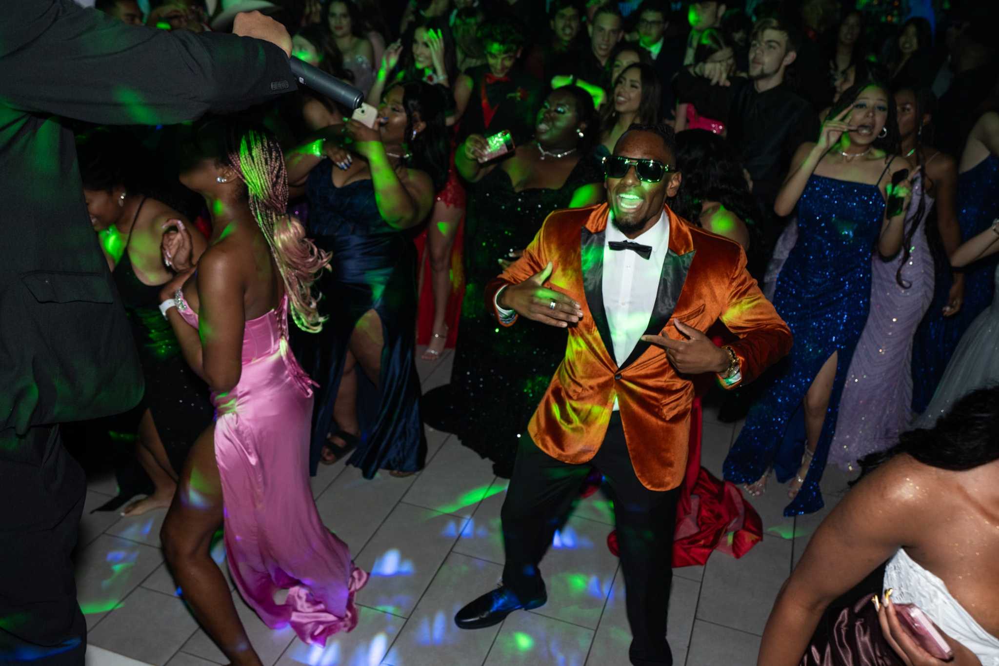 Students celebrate at Pflugerville High School's prom, see photos