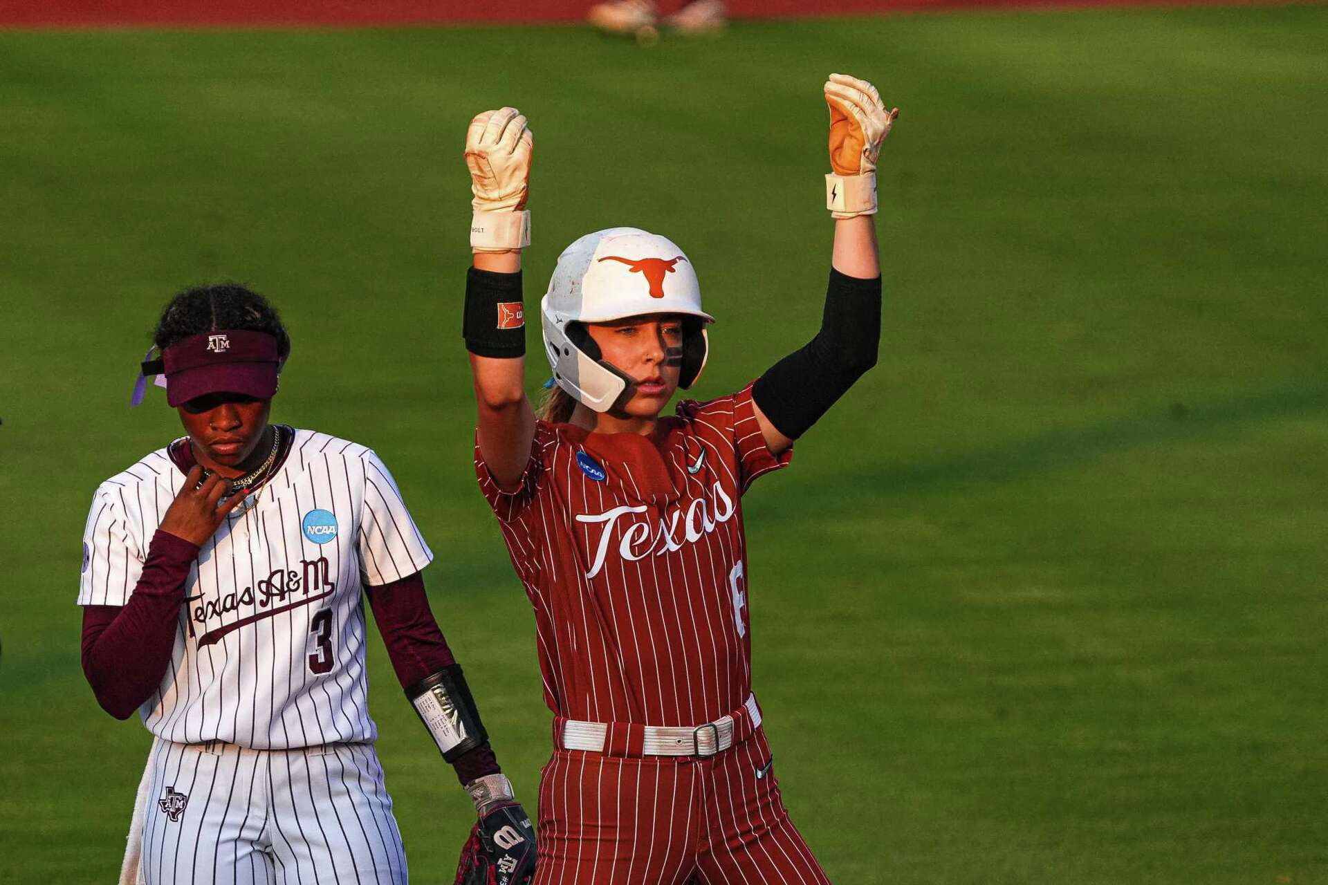 Texas softball releases complete 2025 schedule