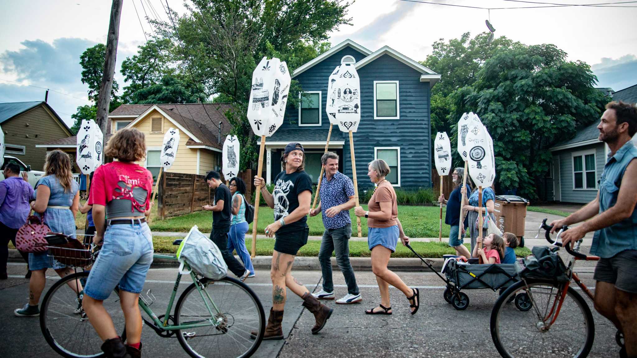 East Austin Ghost processional honors those displaced, see photos