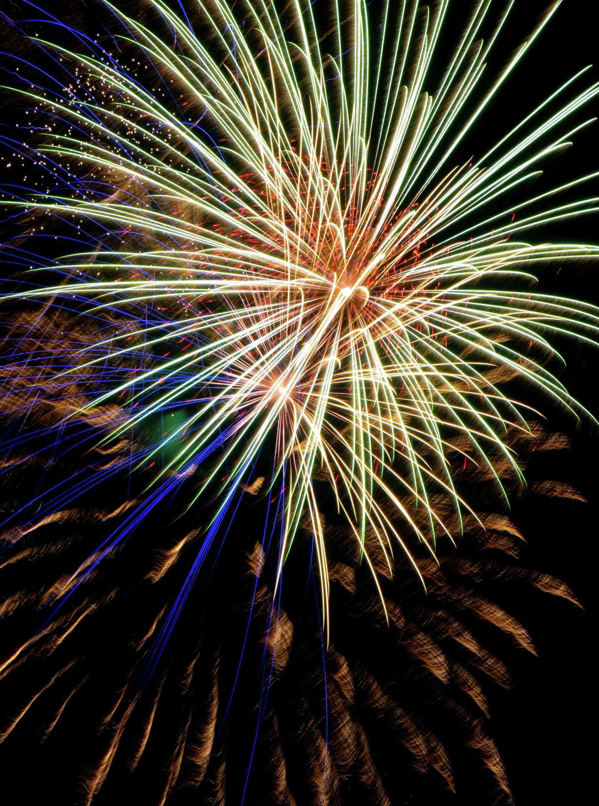Where to watch Fourth of July fireworks in Austin area. See 2025 guide