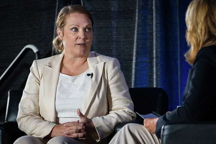 Lisa Davis officially starts as the Austin police chief
