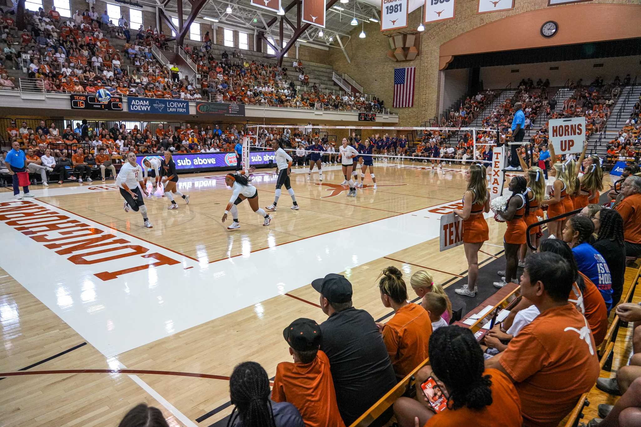 Texas volleyball: Ben Josephson hired as new assistant coach