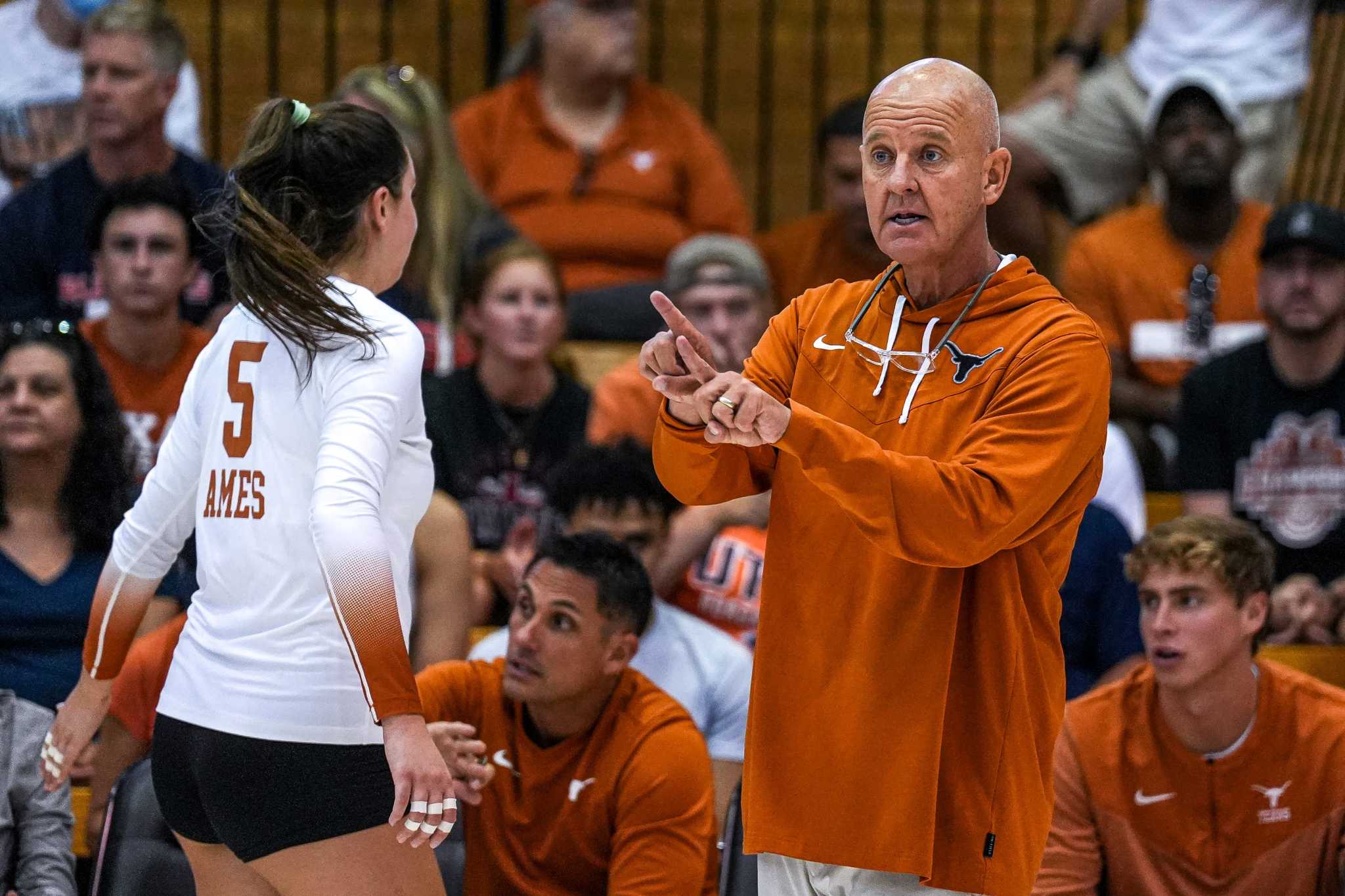 Jerritt Elliott: Texas volleyball sells out Moody Center vs Stanford