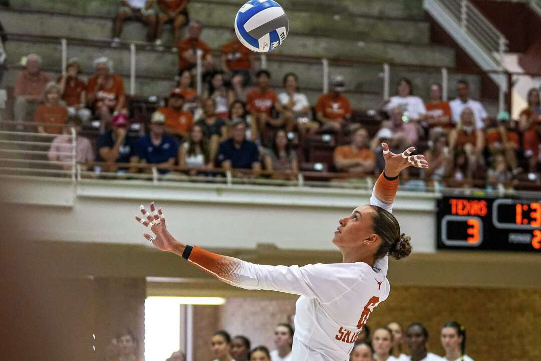 Texas volleyball: Setter Averi Carlson entering transfer portal