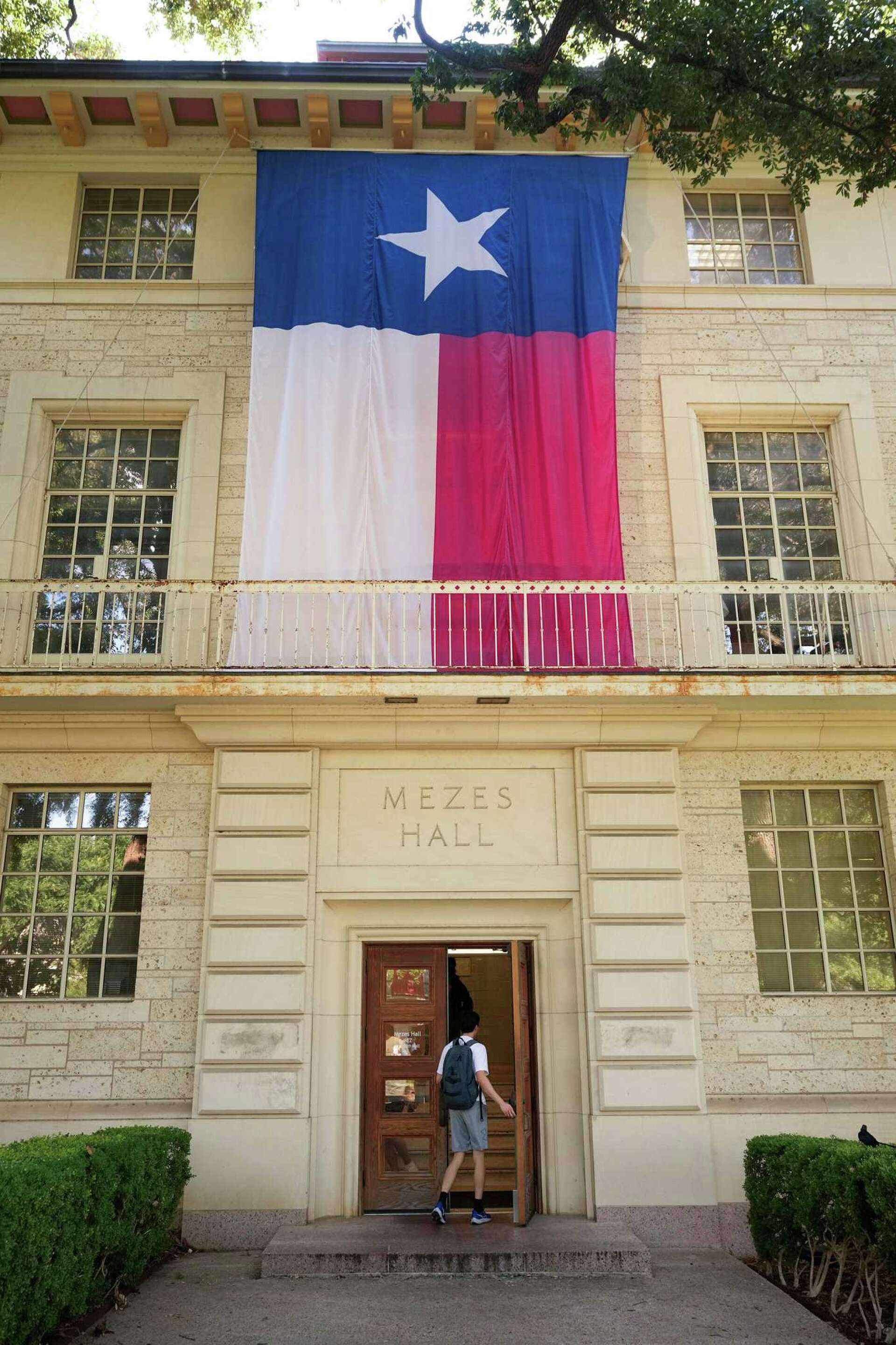UT's enrollment at all-time high, including for students of color