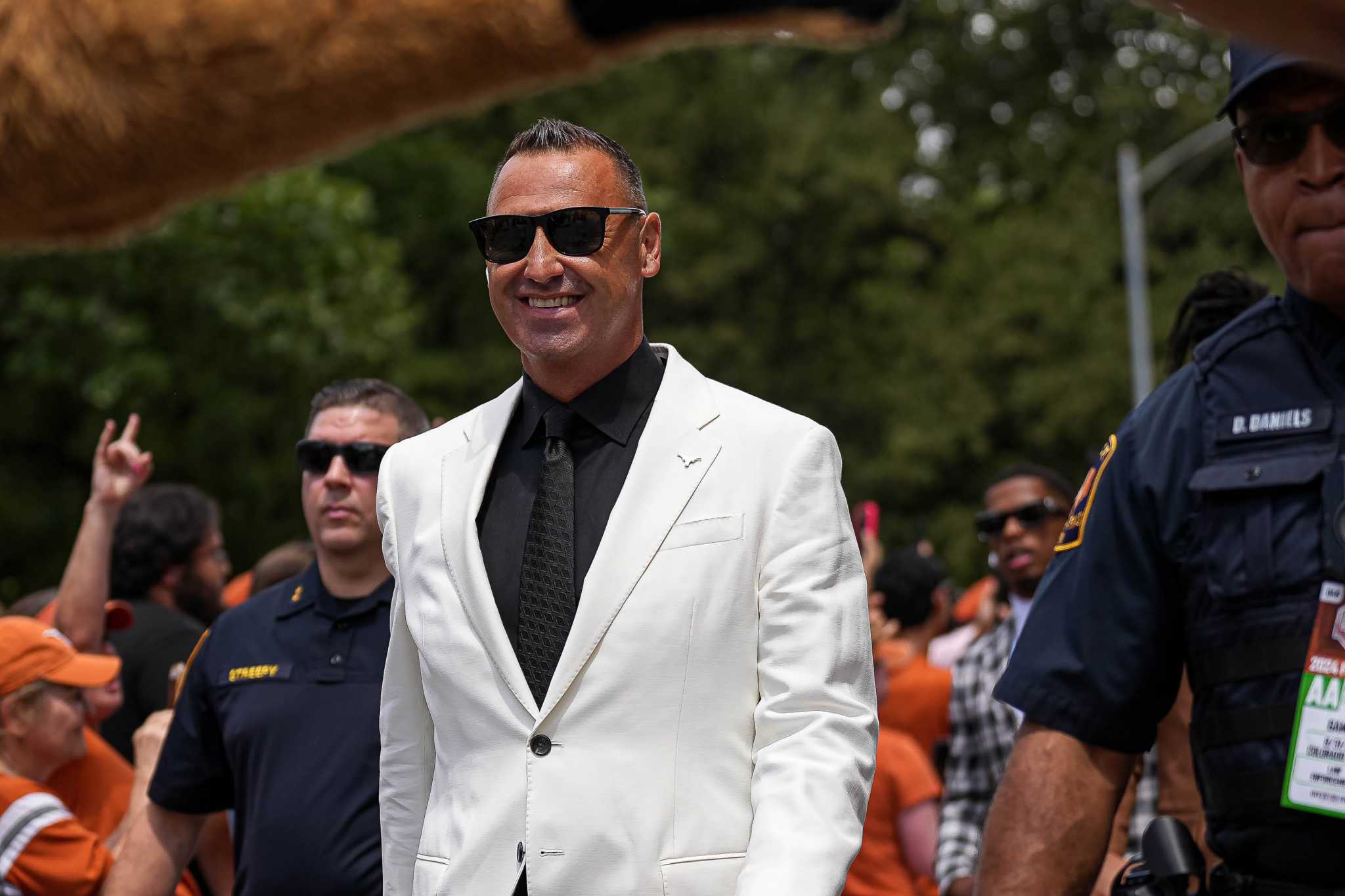 Texas football coach Steve Sarkisian among NCAA's highest-paid. See ...