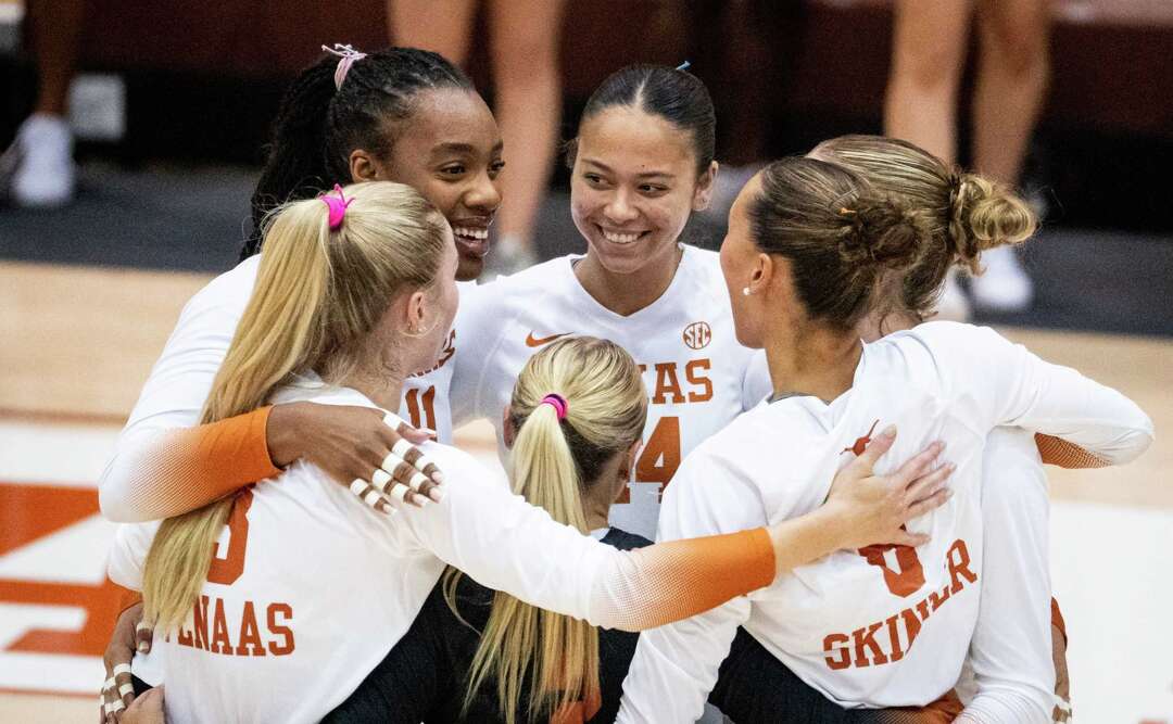 Texas volleyball: Setter Averi Carlson entering transfer portal
