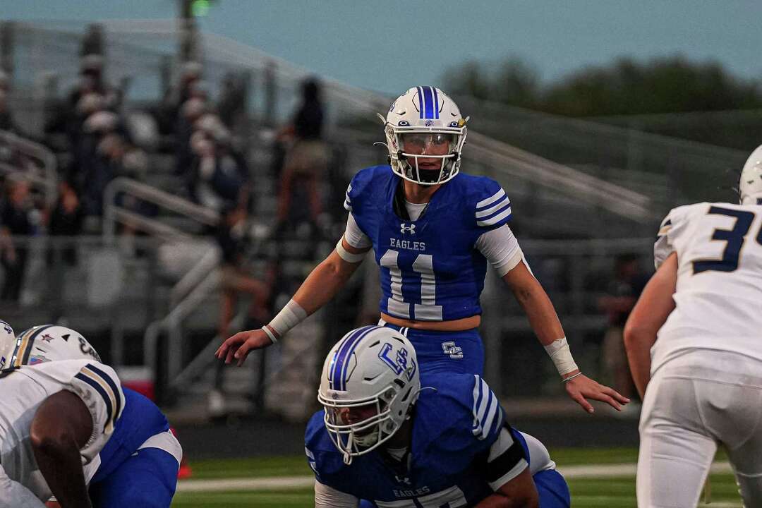 Battle of Austin-area teams with yearslong skids ends with Akins win