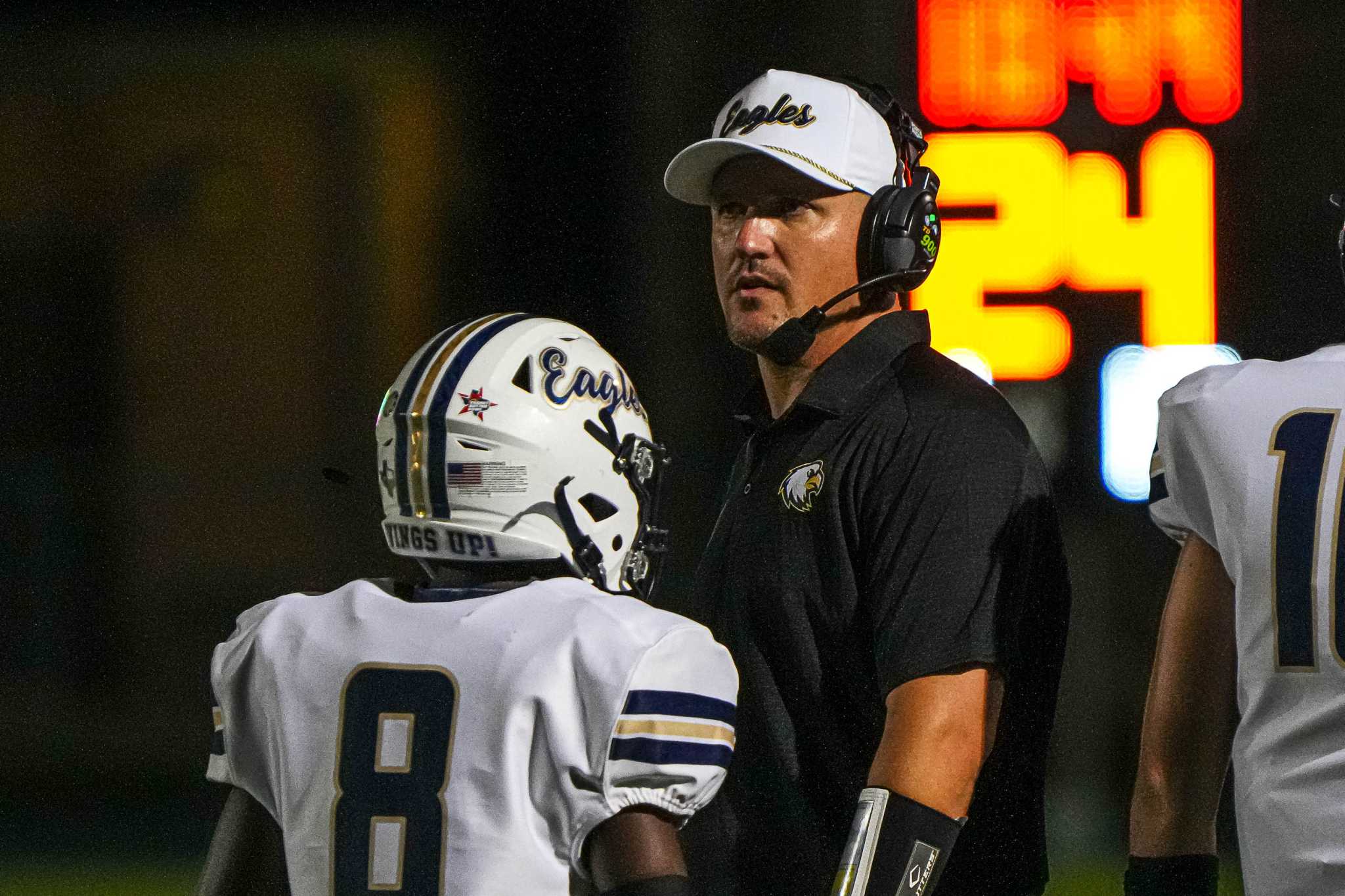 Battle of Austin-area teams with yearslong skids ends with Akins win