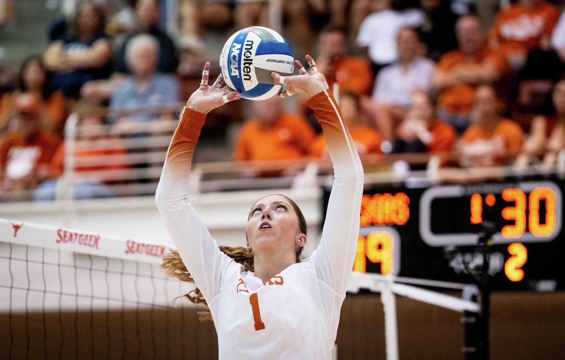 Texas volleyball: Setter Averi Carlson entering transfer portal