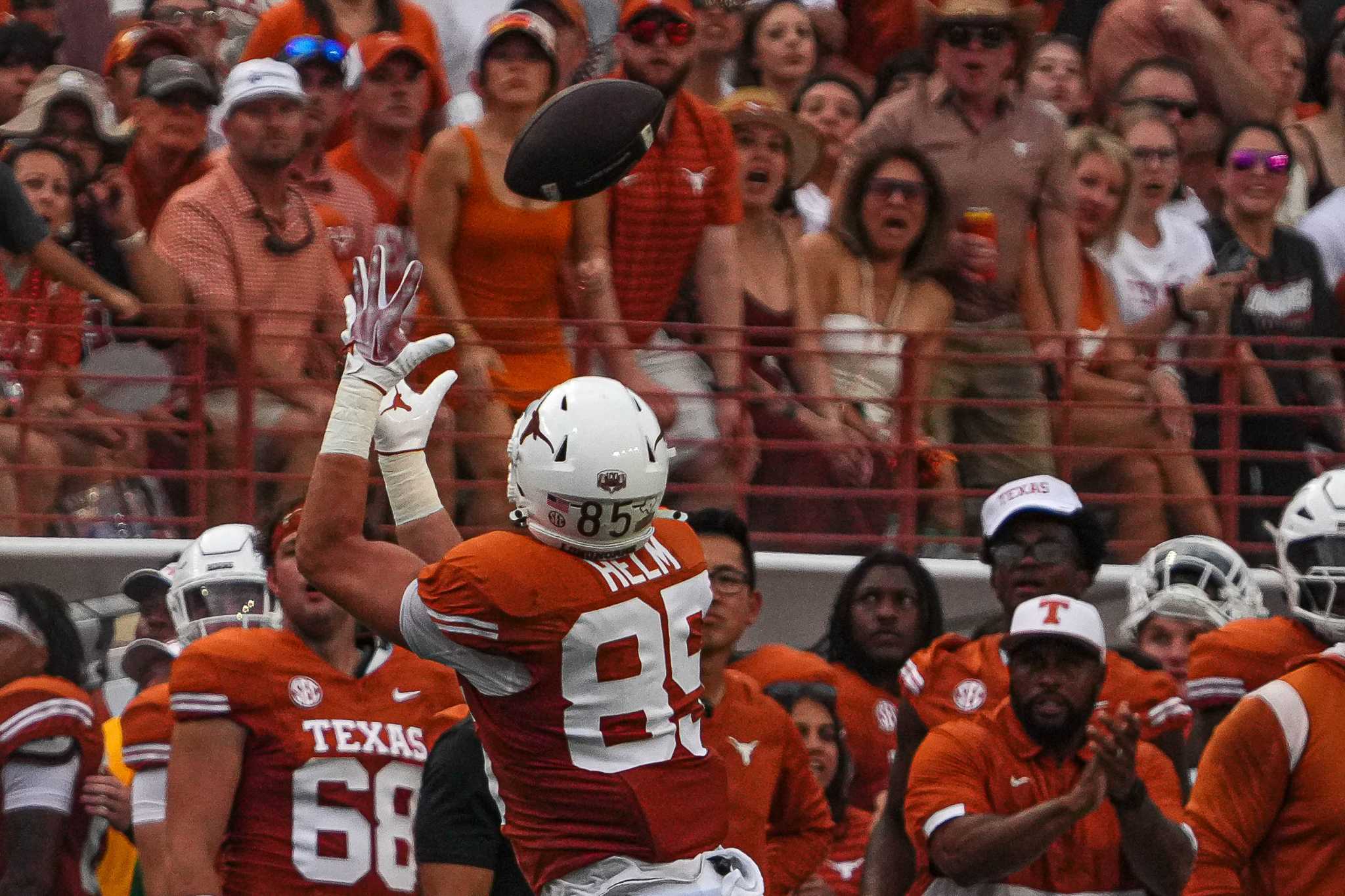 Tennessee Titans pick Gunnar Helm, Texas TE, in 4th round of 2025 NFL draft