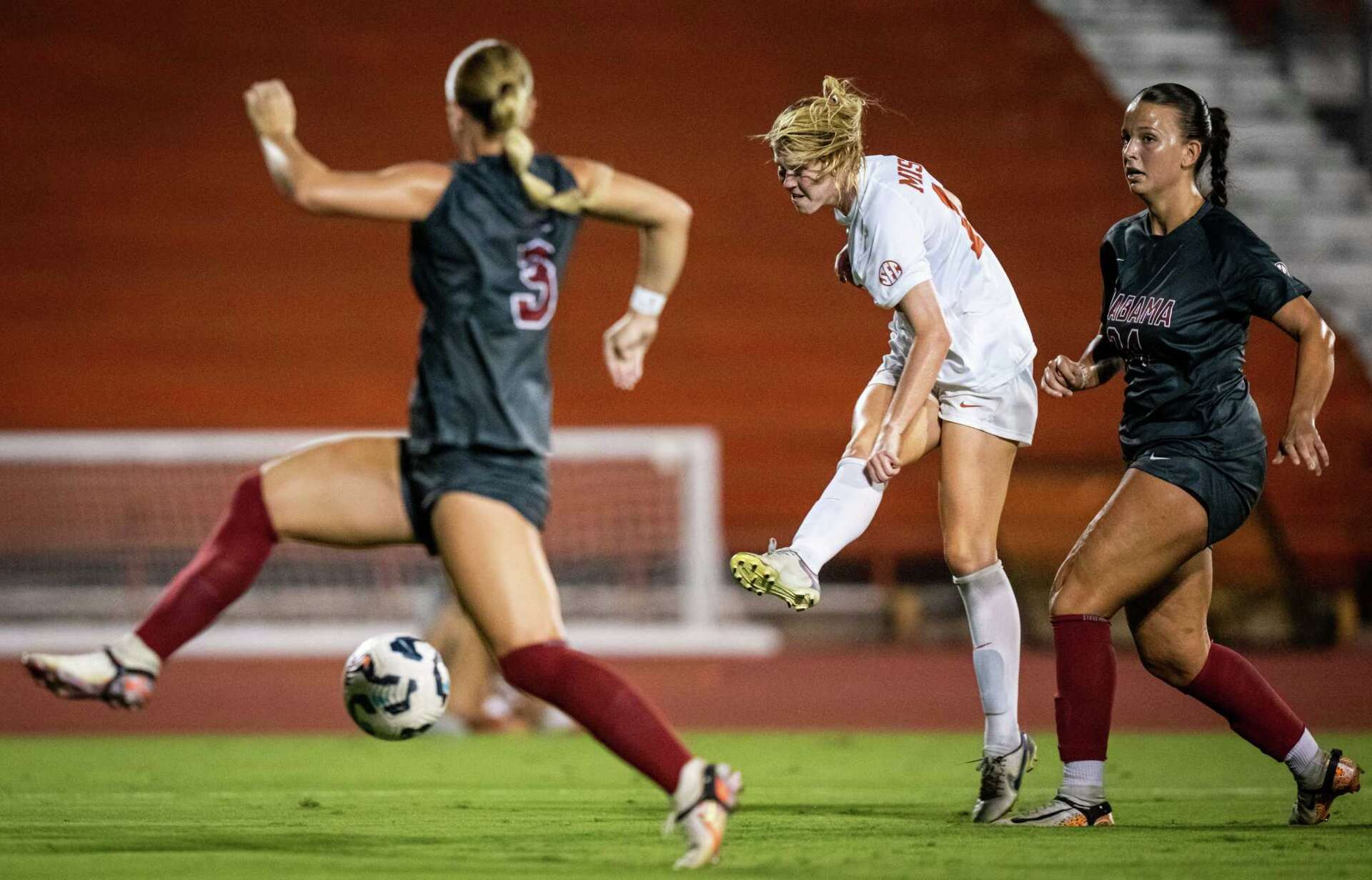 Texas soccer beats South Carolina, wins first SEC title for UT