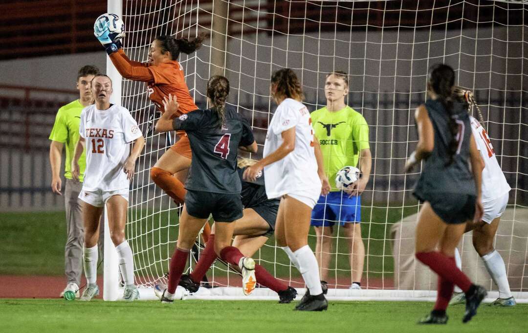 Texas soccer beats South Carolina, wins first SEC title for UT