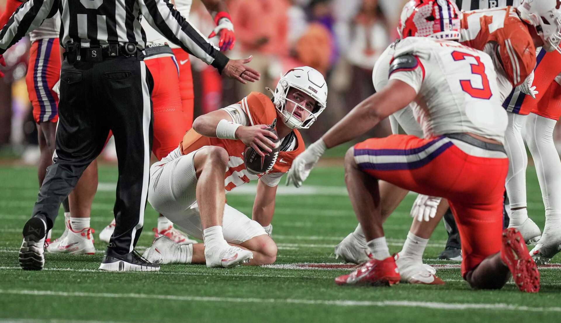 Quinn Ewers injury update: Texas QB to sit out SEC opener as Arch Manning starts again