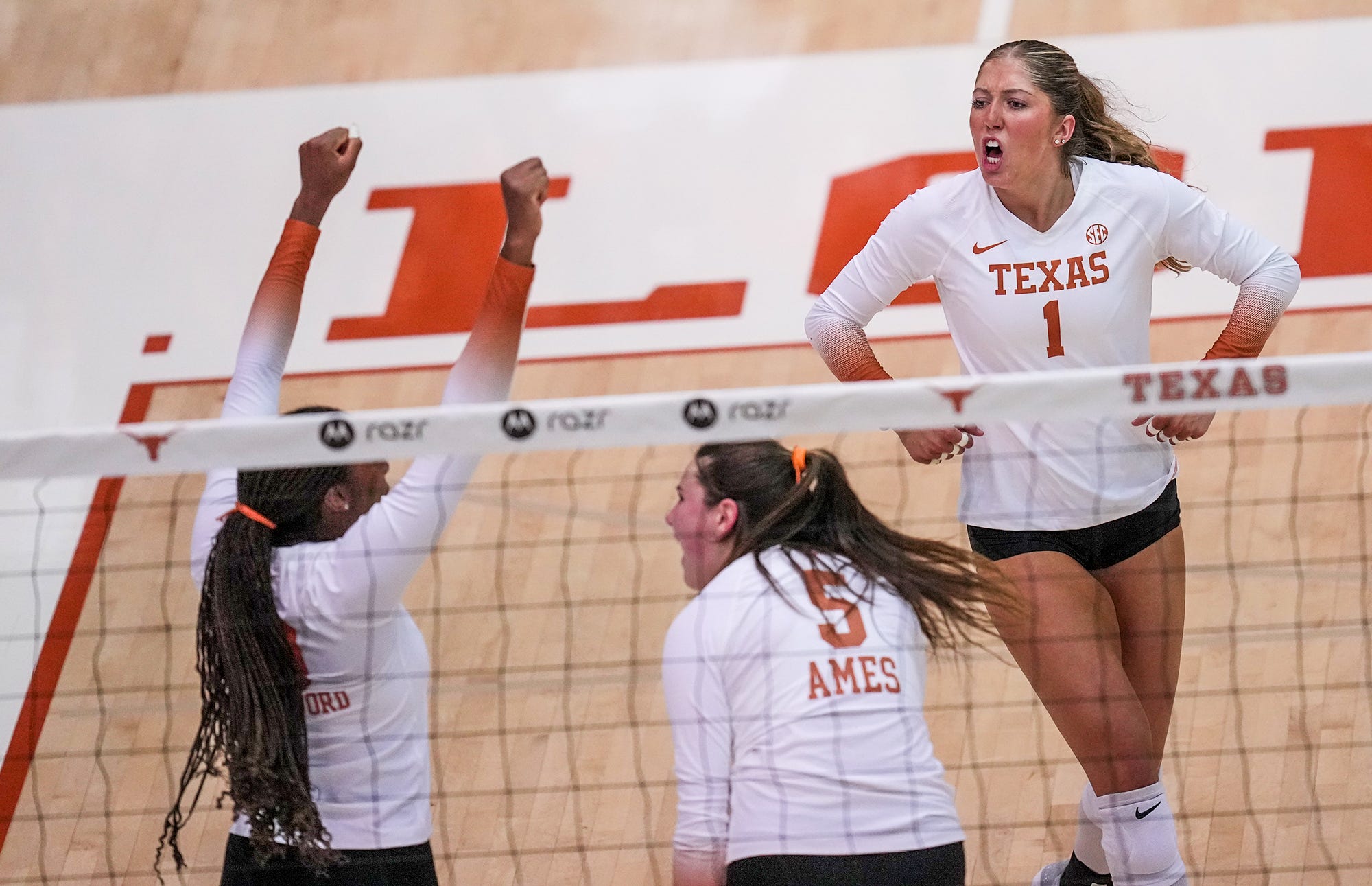 Ella Swindle returning for Texas volleyball next season