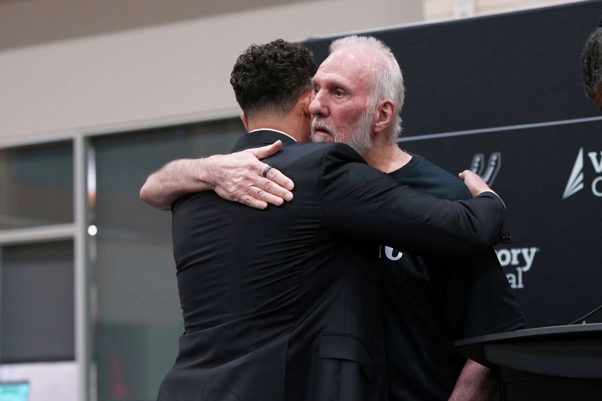 Spurs excited to see Gregg Popovich at shootaround