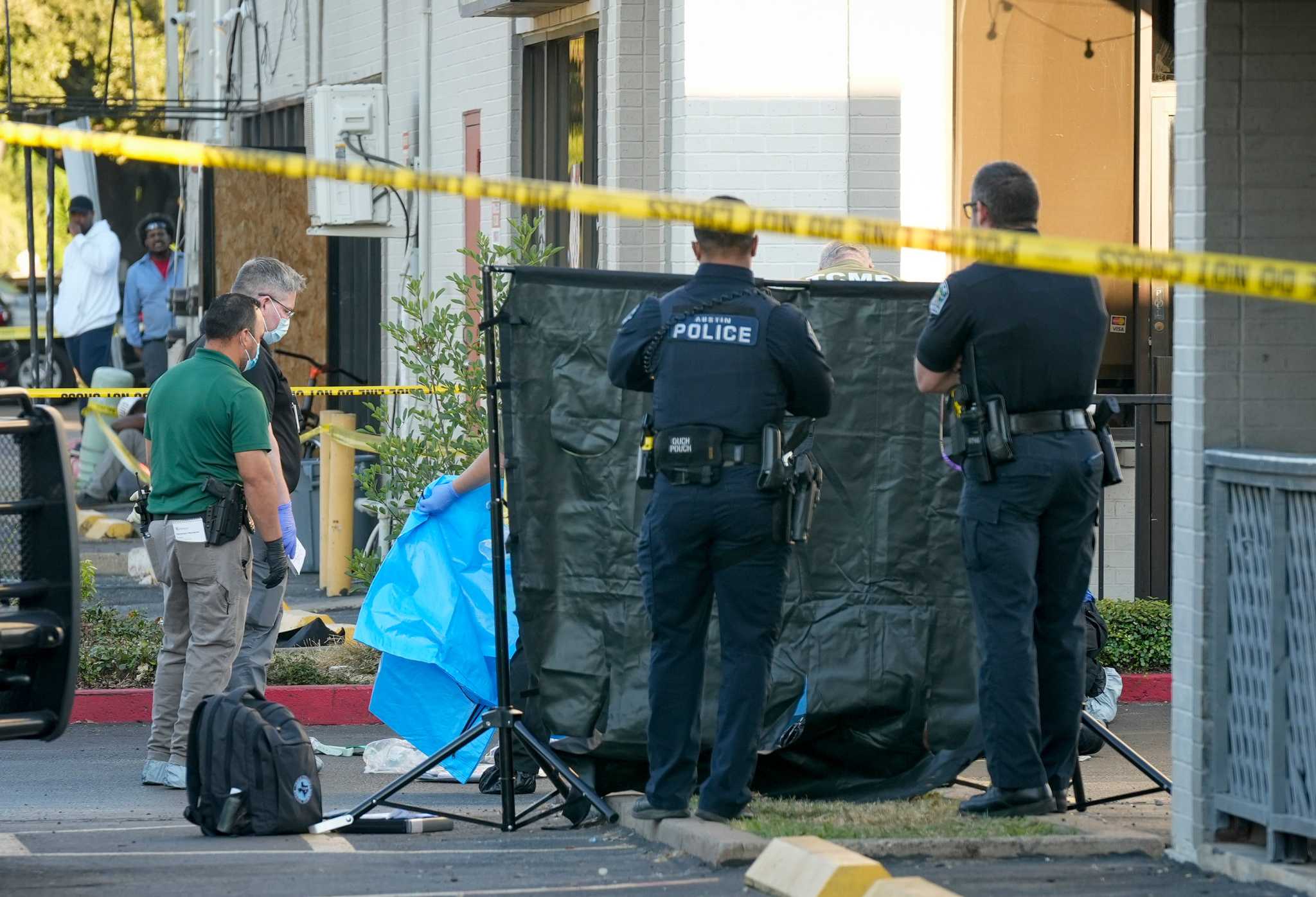 APD investigating 2 separate homicides in Austin in span of 12 hours