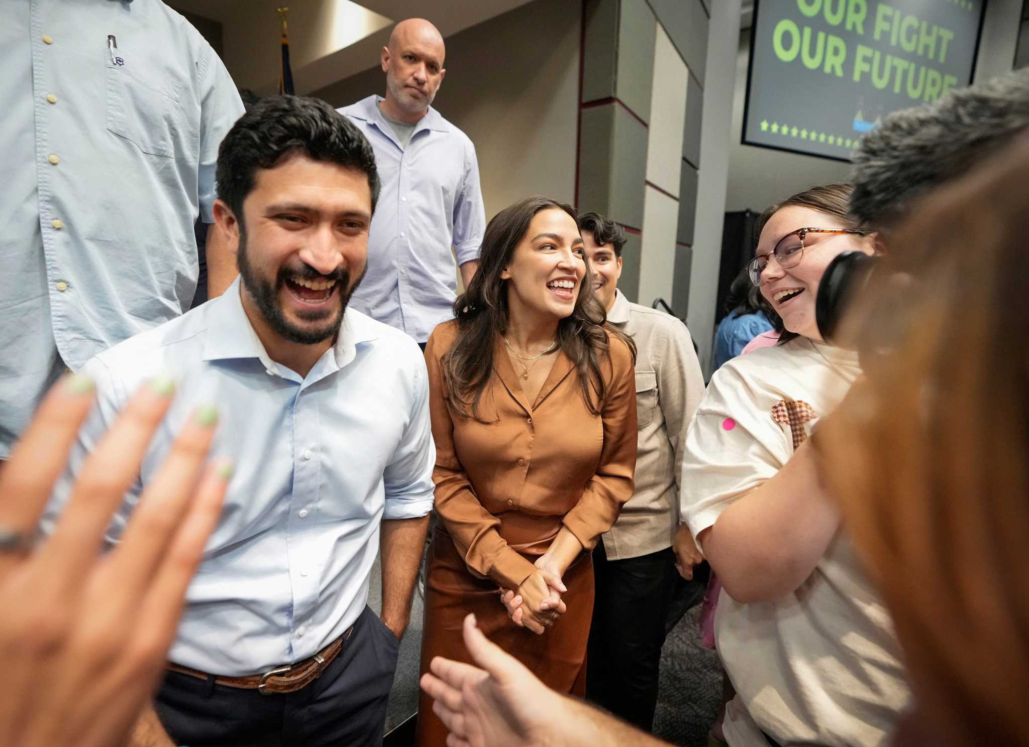 Bernie Sanders, AOC court youth at Texas State University voter rally
