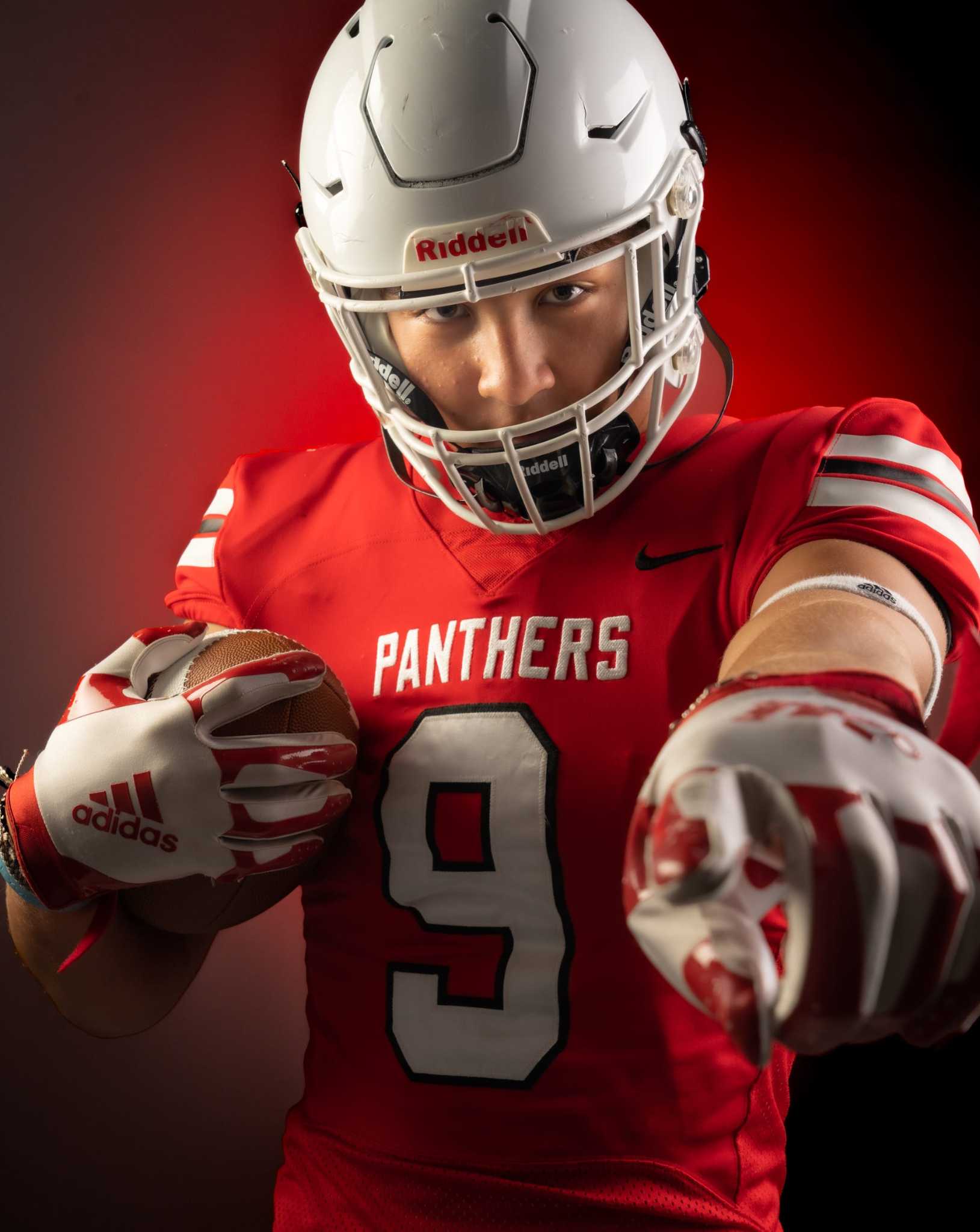 Faces off the Field: Meet Carter Braugh, senior tight end, Hyde Park