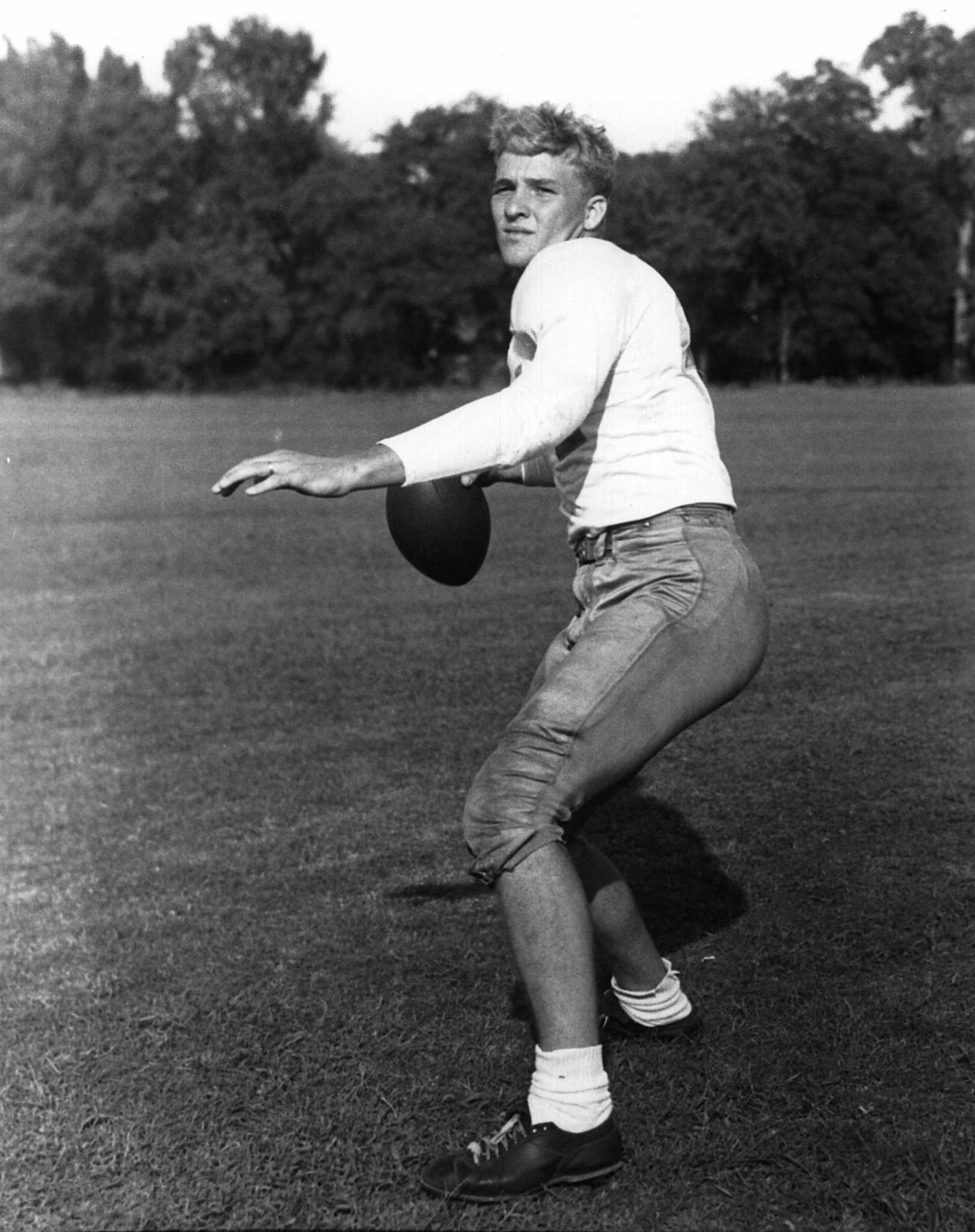 Texas Longhorns football starting quarterbacks through the years