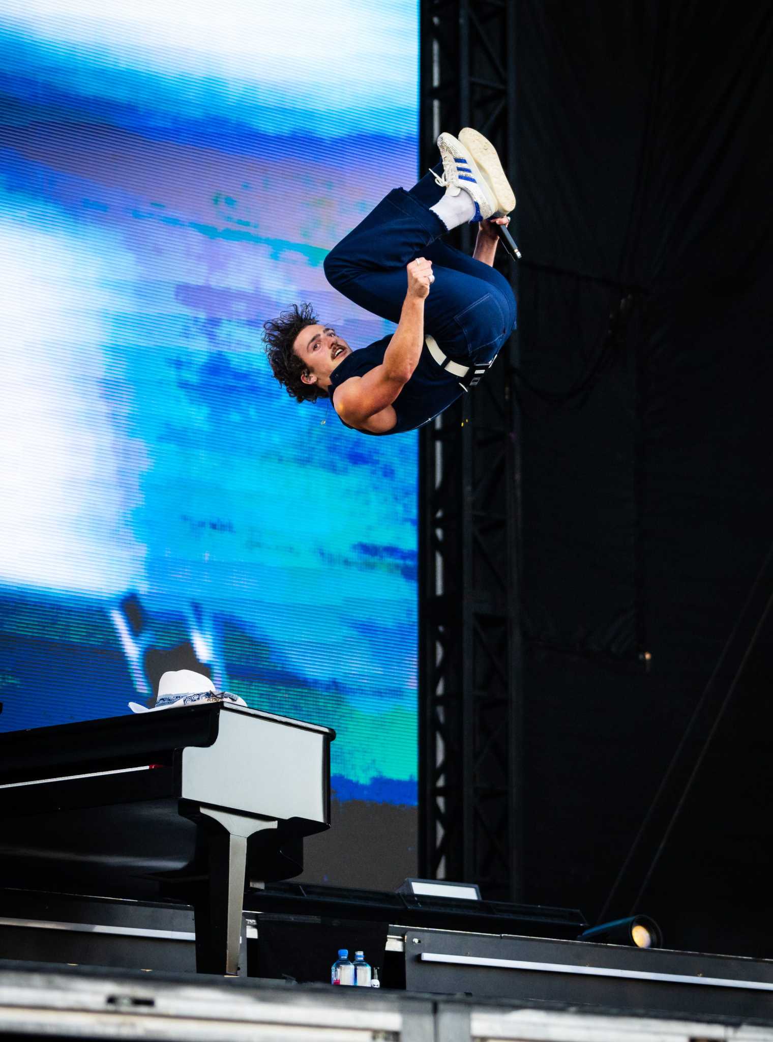 Benson Boone, Halsey to headline Sips & Sounds Festival in Austin this ...