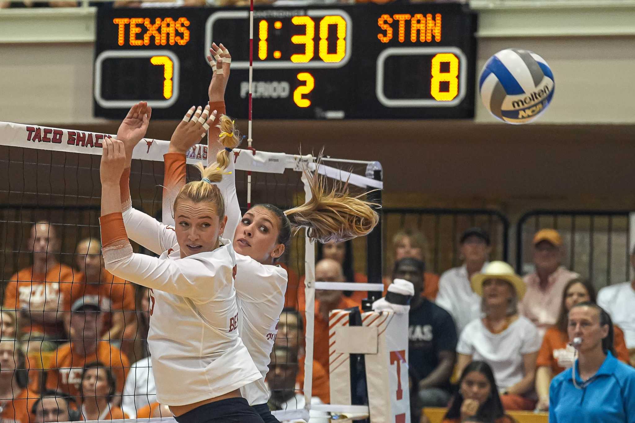 Stanford spoils home opener, sweeps Texas volleyball team