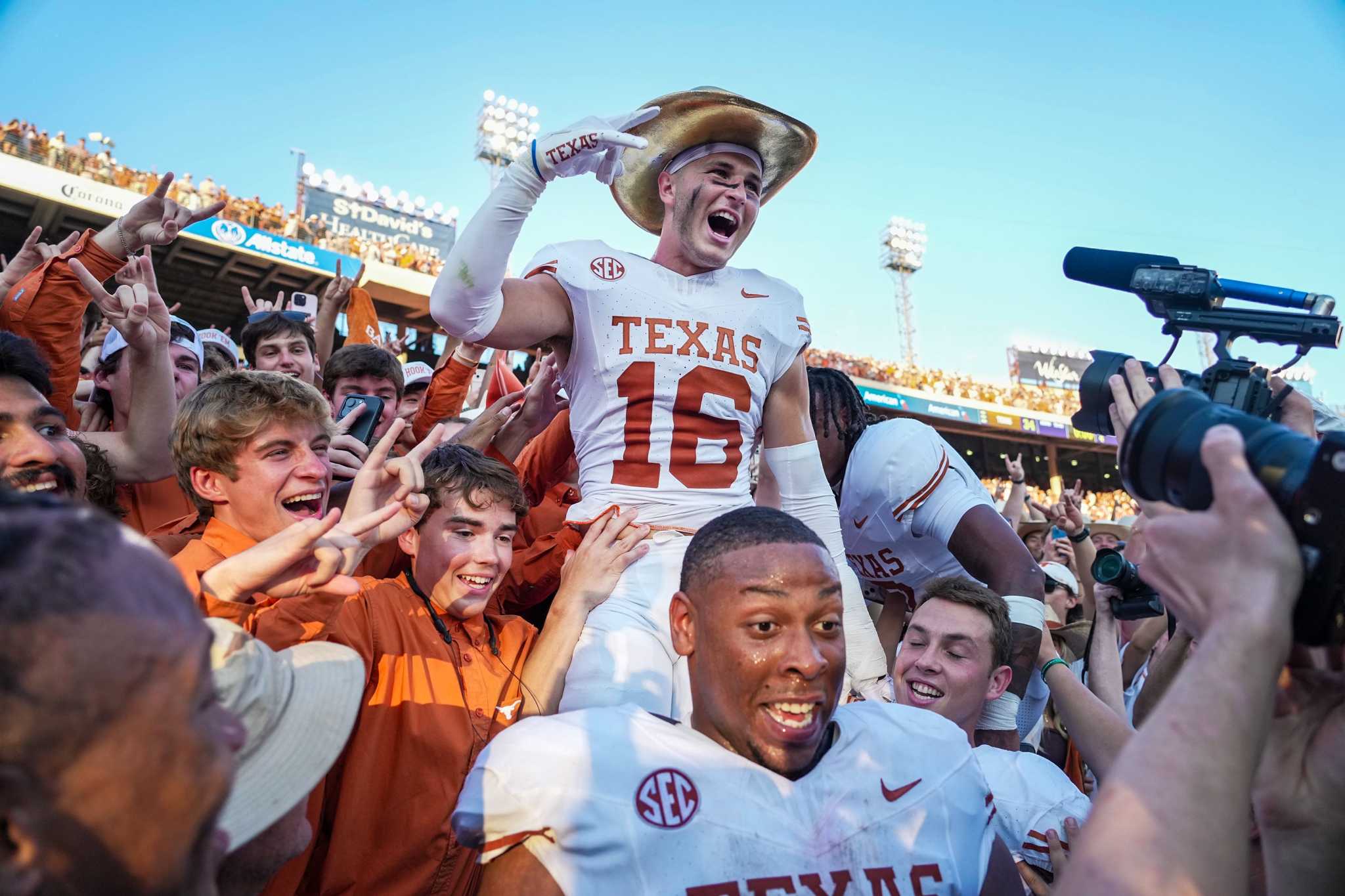 Golden: Texas smokes Oklahoma behind best defense in nearly 50 years