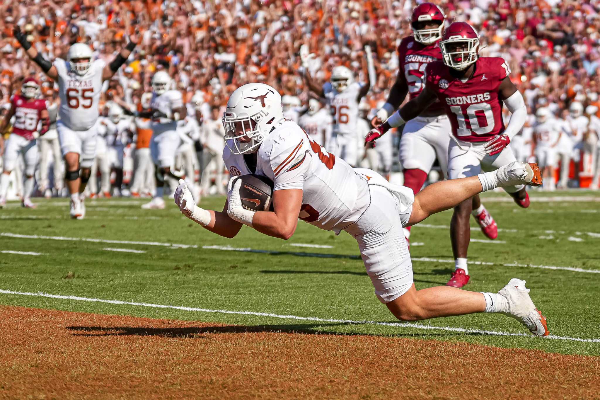 Texas vs OU game: Longhorns remain undefeated