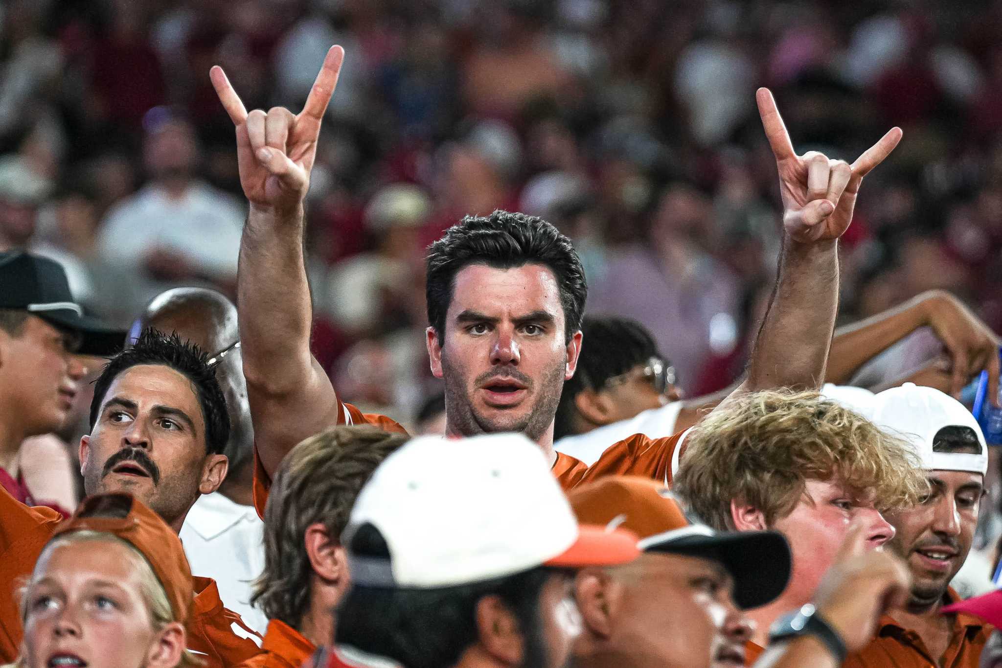 See Longhorns players, Texas fans celebrate win over Alabama in ...